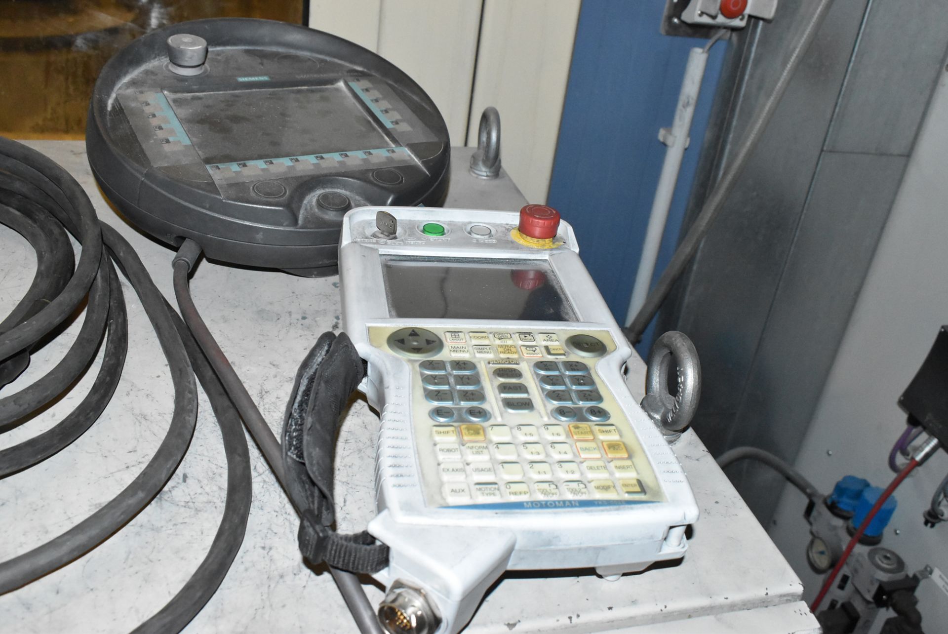 MOTOMAN (2010) DX100 6 AXIS ROBOT WITH MOTOMAN TEACH PENDANT, SIEMENS ...