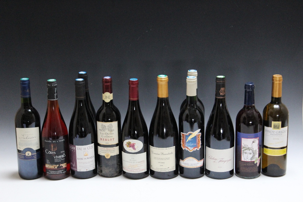 12 BOTTLES OF PREDOMINANTLY FRENCH RED TABLE WINES, to include 1 bottle ...
