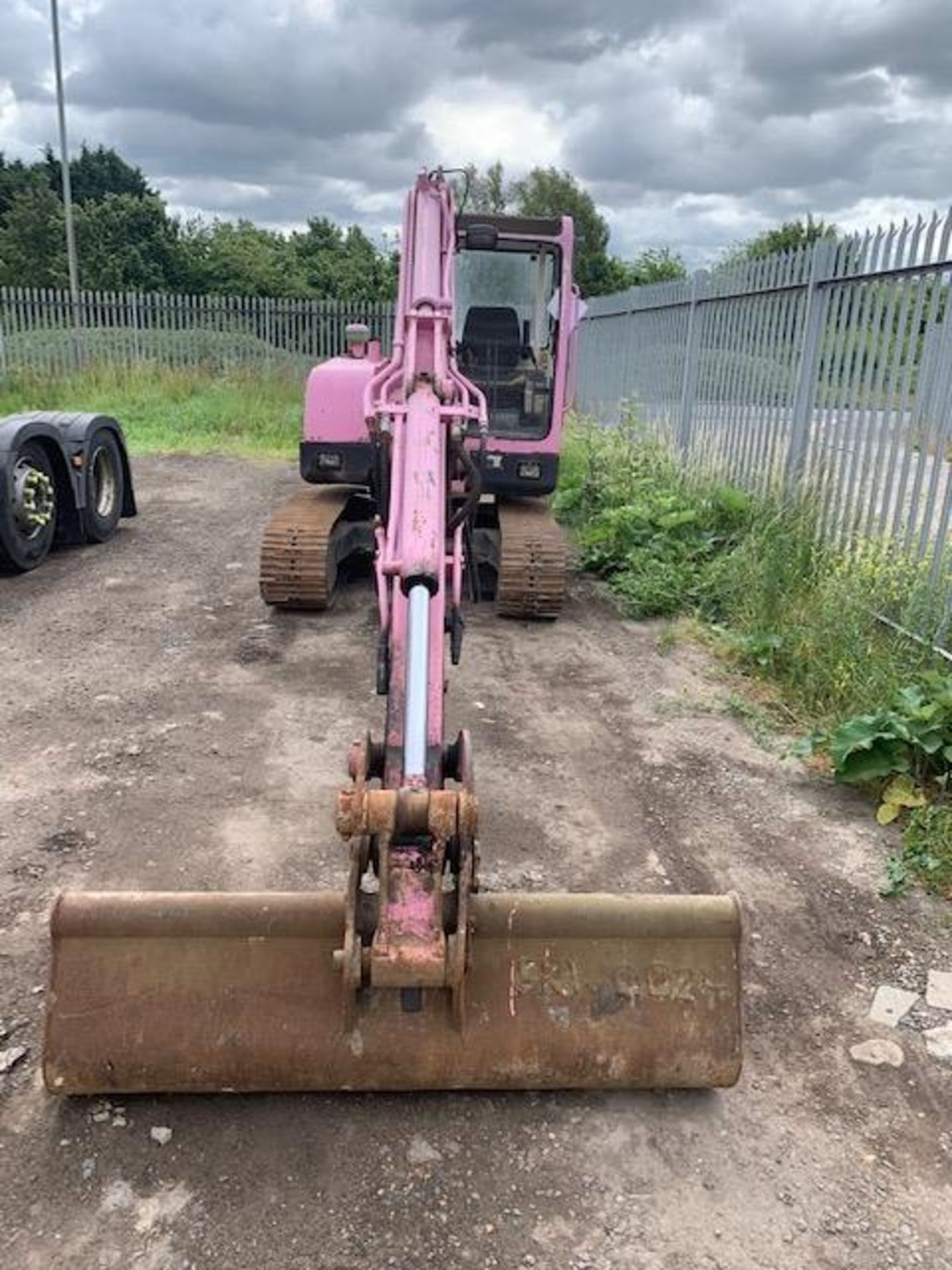 Daewoo EXCA S55 tracked excavator Serial No. 00249 YOM: 1998 NB: This ...