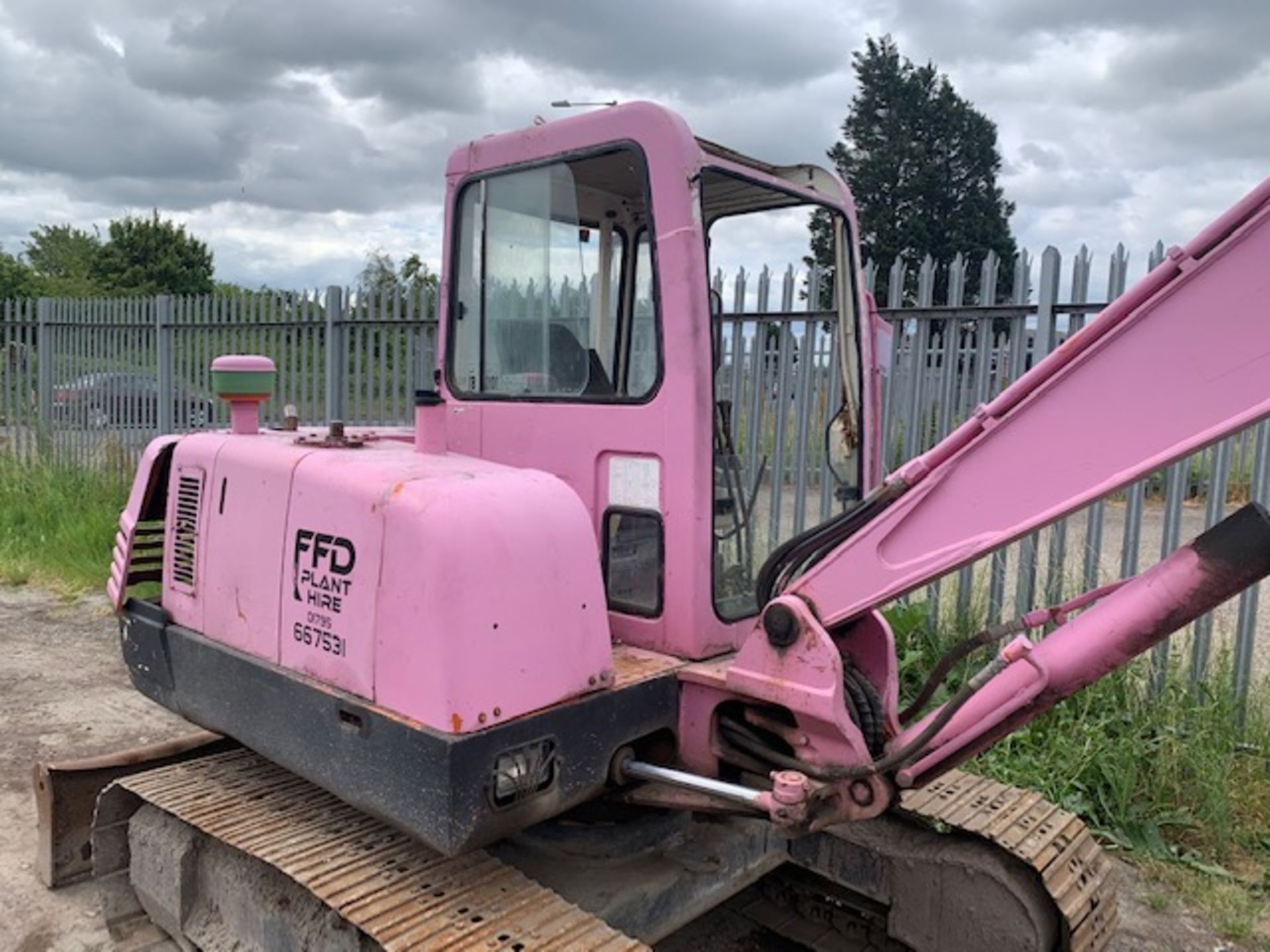 Daewoo EXCA S55 tracked excavator Serial No. 00249 YOM: 1998 NB: This ...