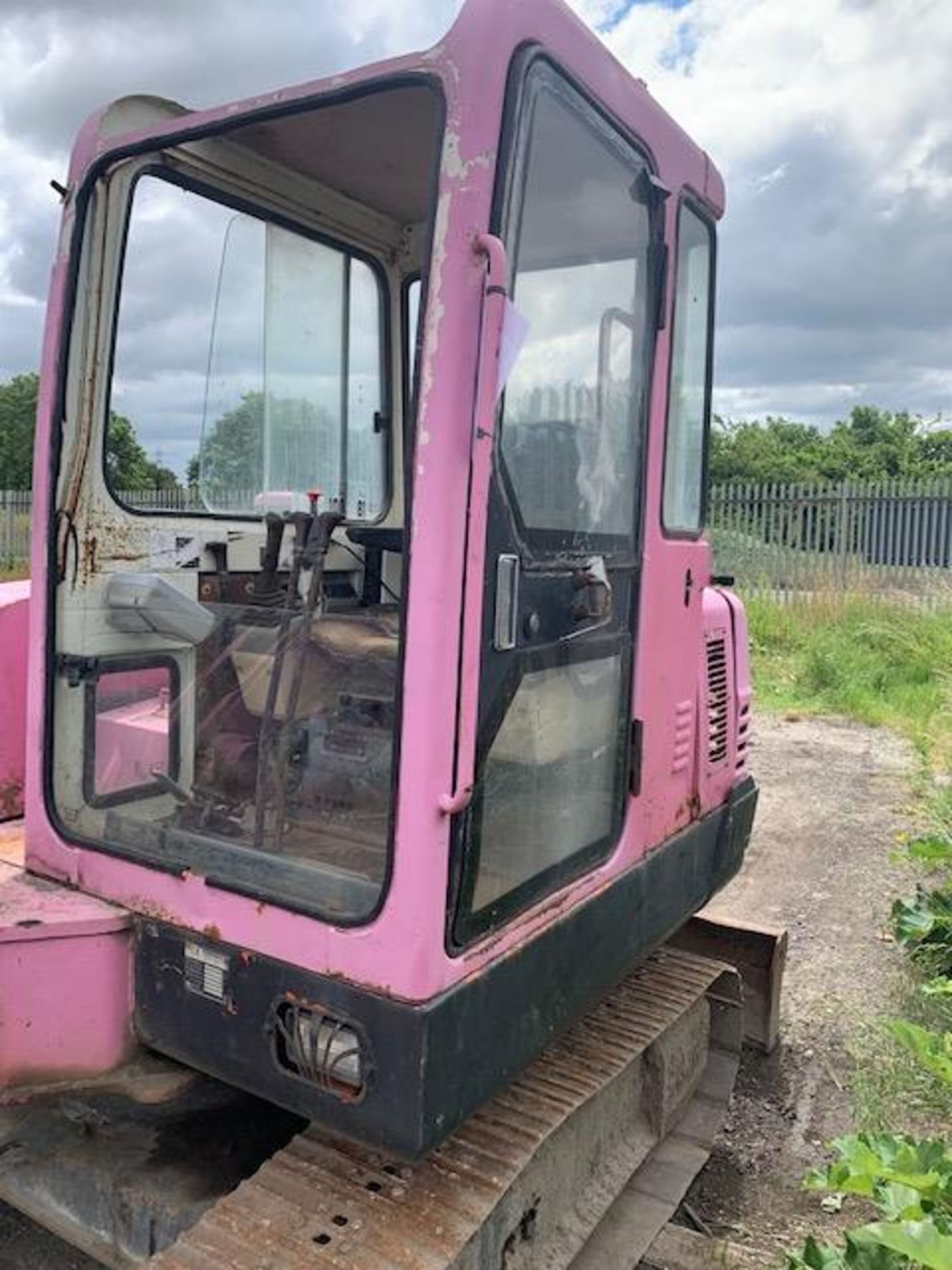 Daewoo EXCA S55 tracked excavator Serial No. 00249 YOM: 1998 NB: This ...