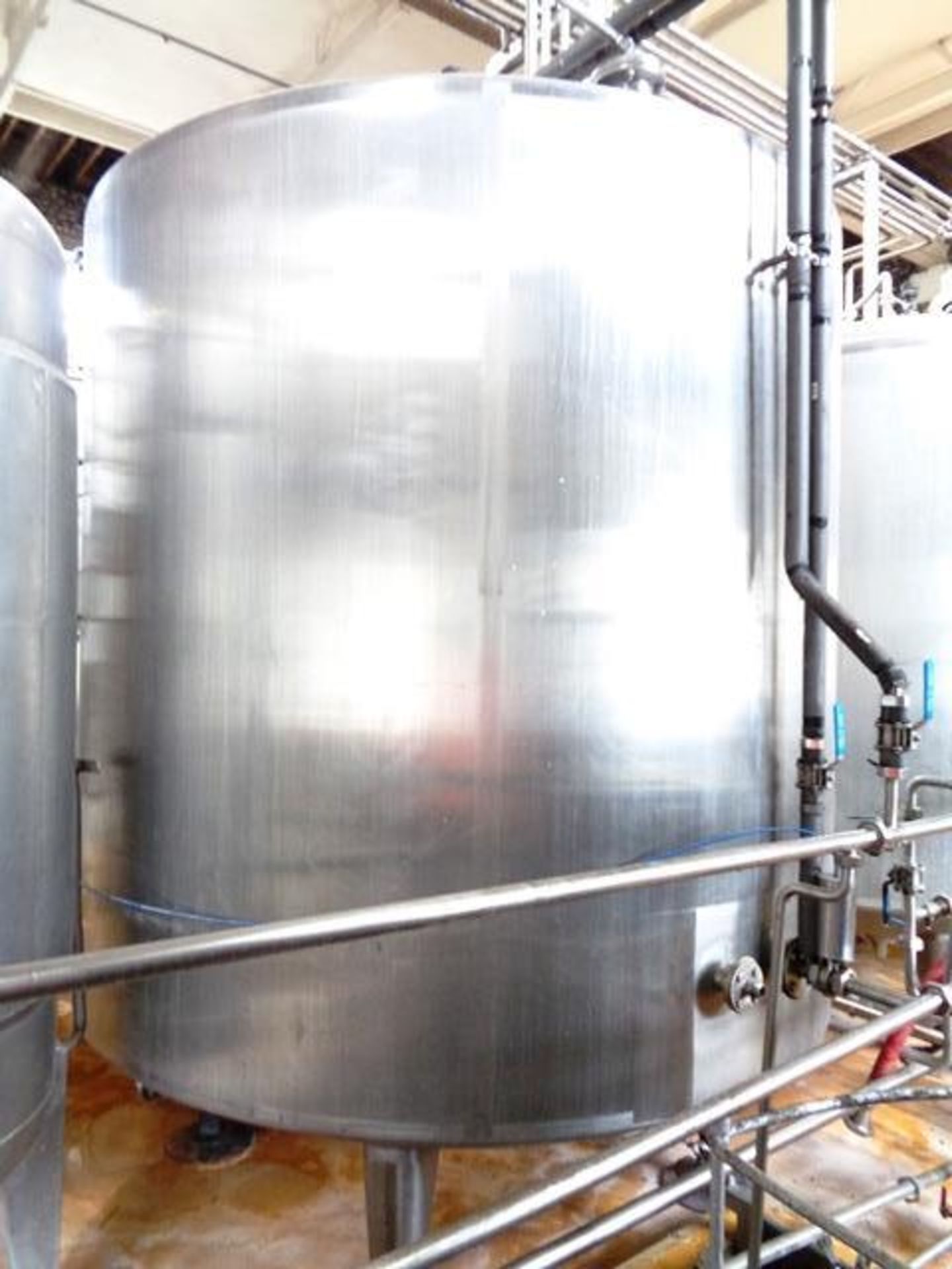 Stainless steel jacketed 40 barrel FV fermenting tank, approx 2400mm ...