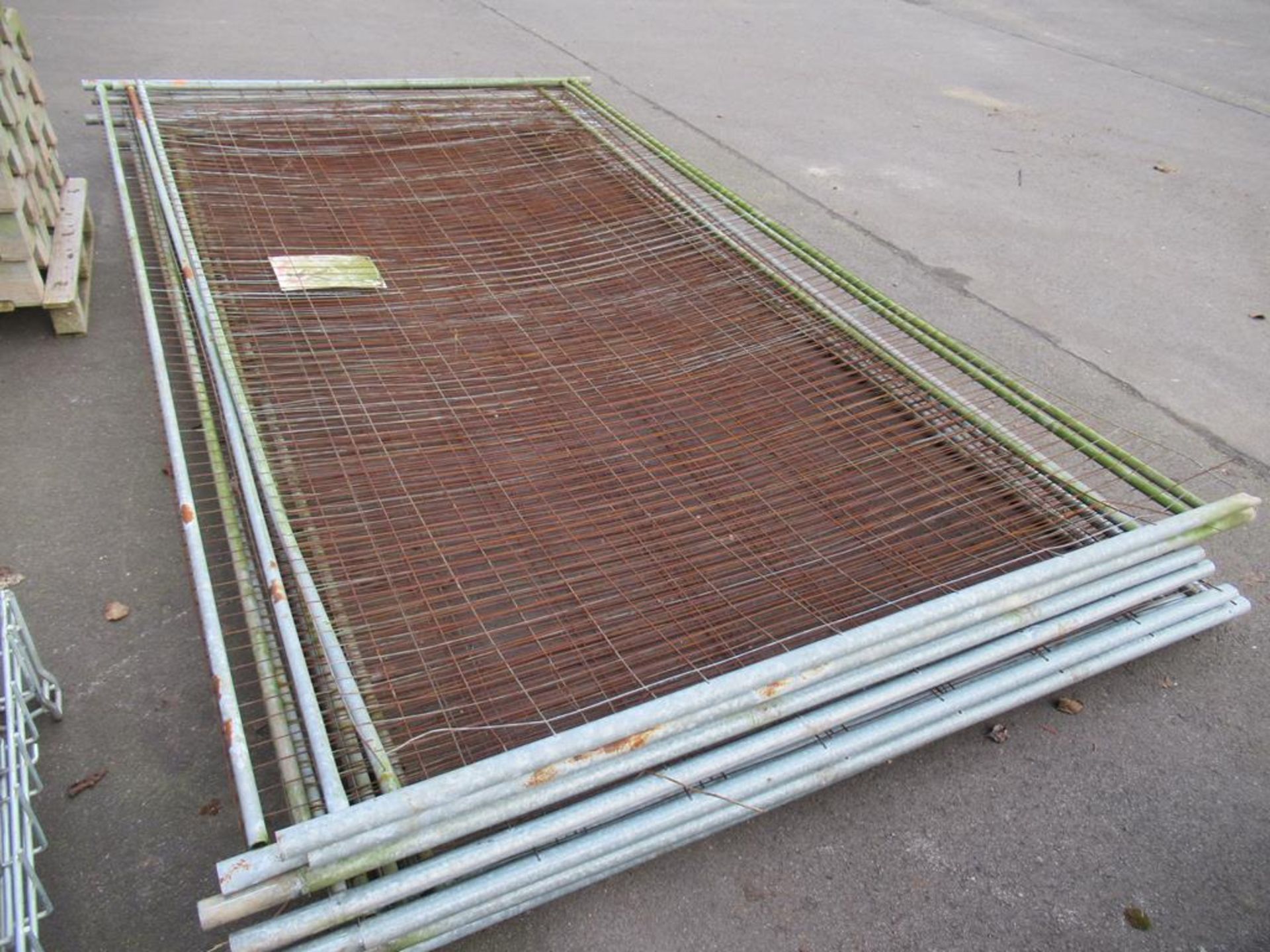 9 x Heras Fencing and 13 x Heras Fencing Blocks. Please note there is a ...