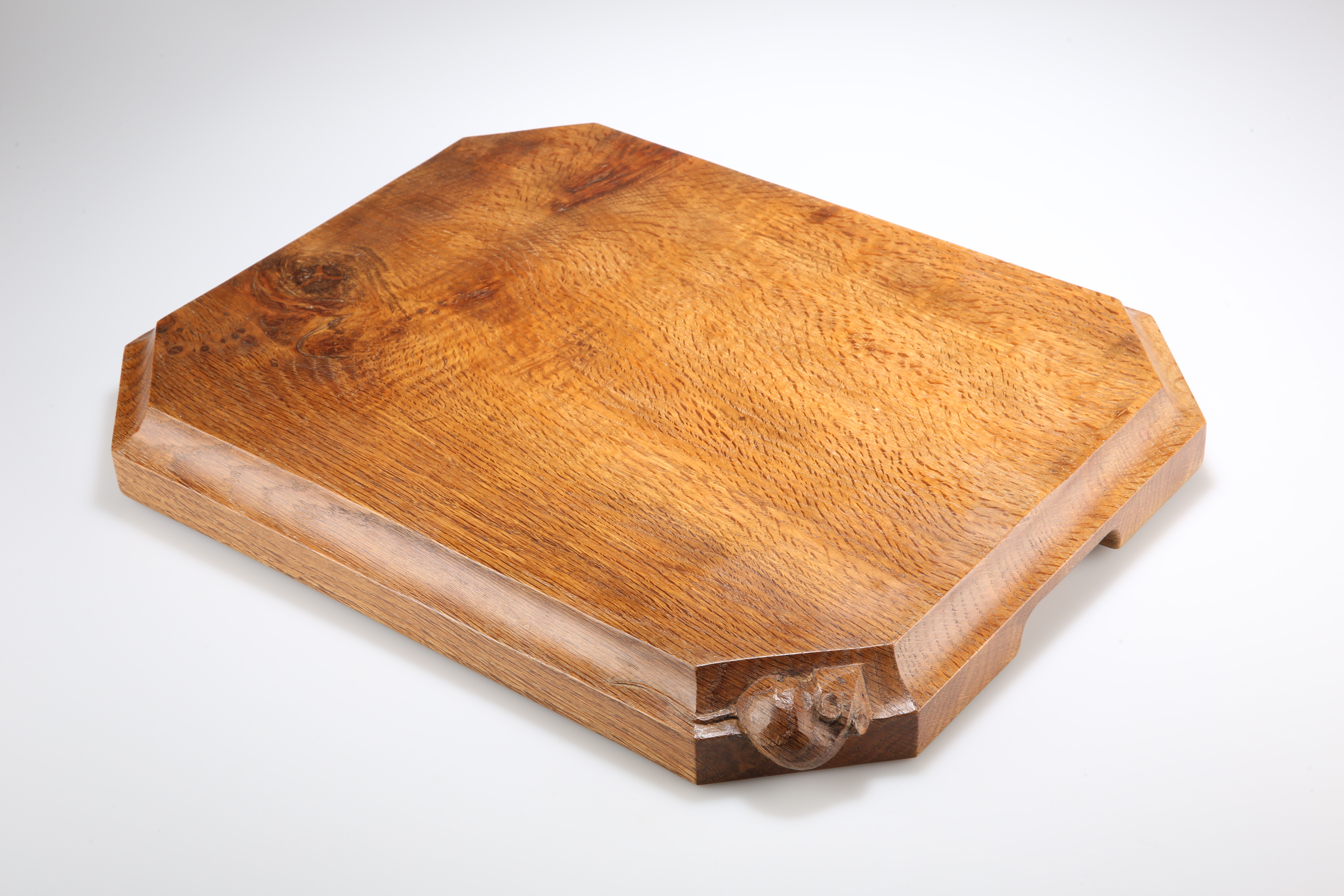 ROBERT THOMPSON OF KILBURNA MOUSEMAN OAK CHOPPING BOARD OF SUBSTANTIAL ...