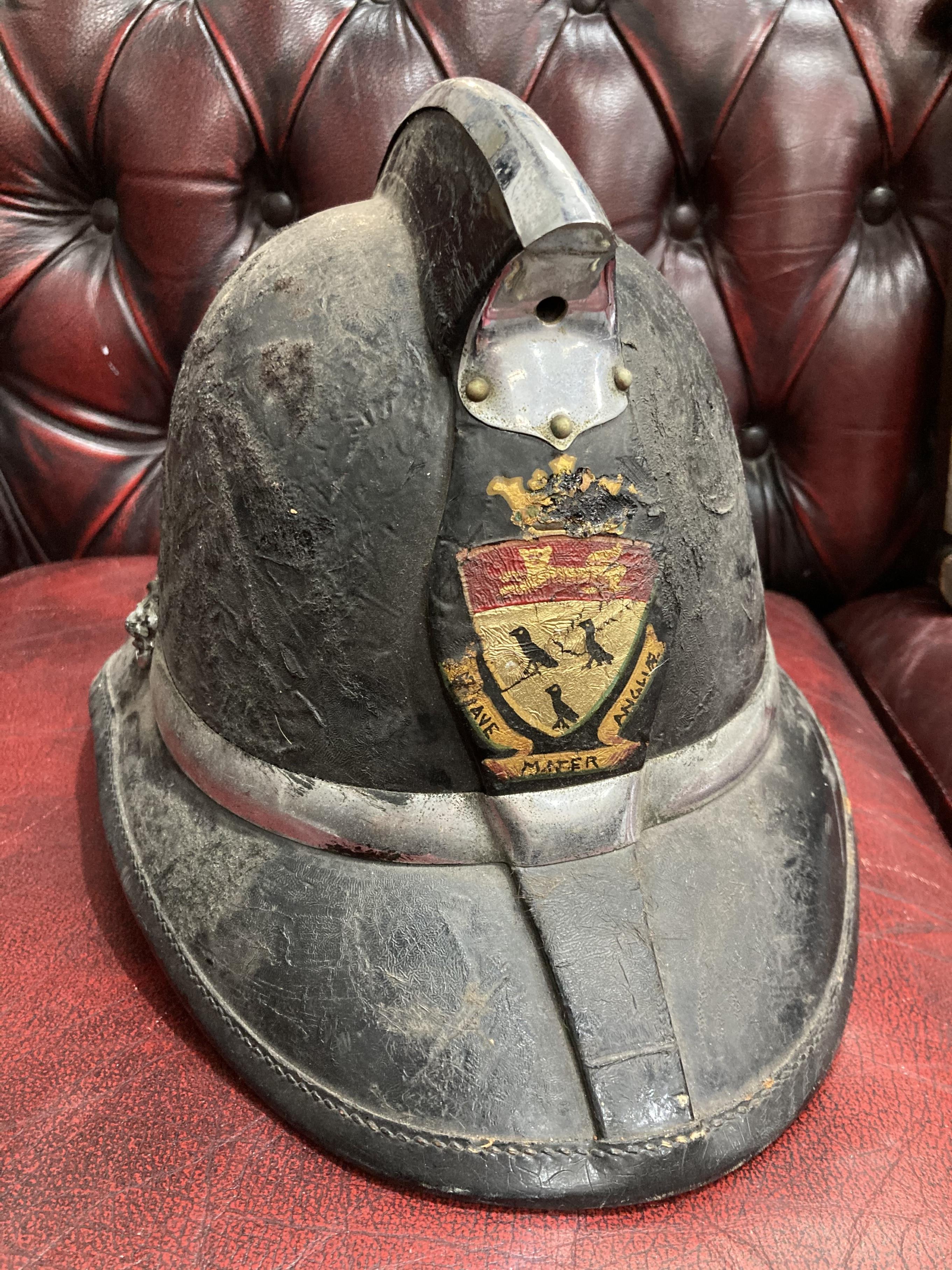 ~ A PRE-1953 SENIOR POLICE OFFICER'S PEAKED CAP OF ESSEX CONSTABULARLY ...