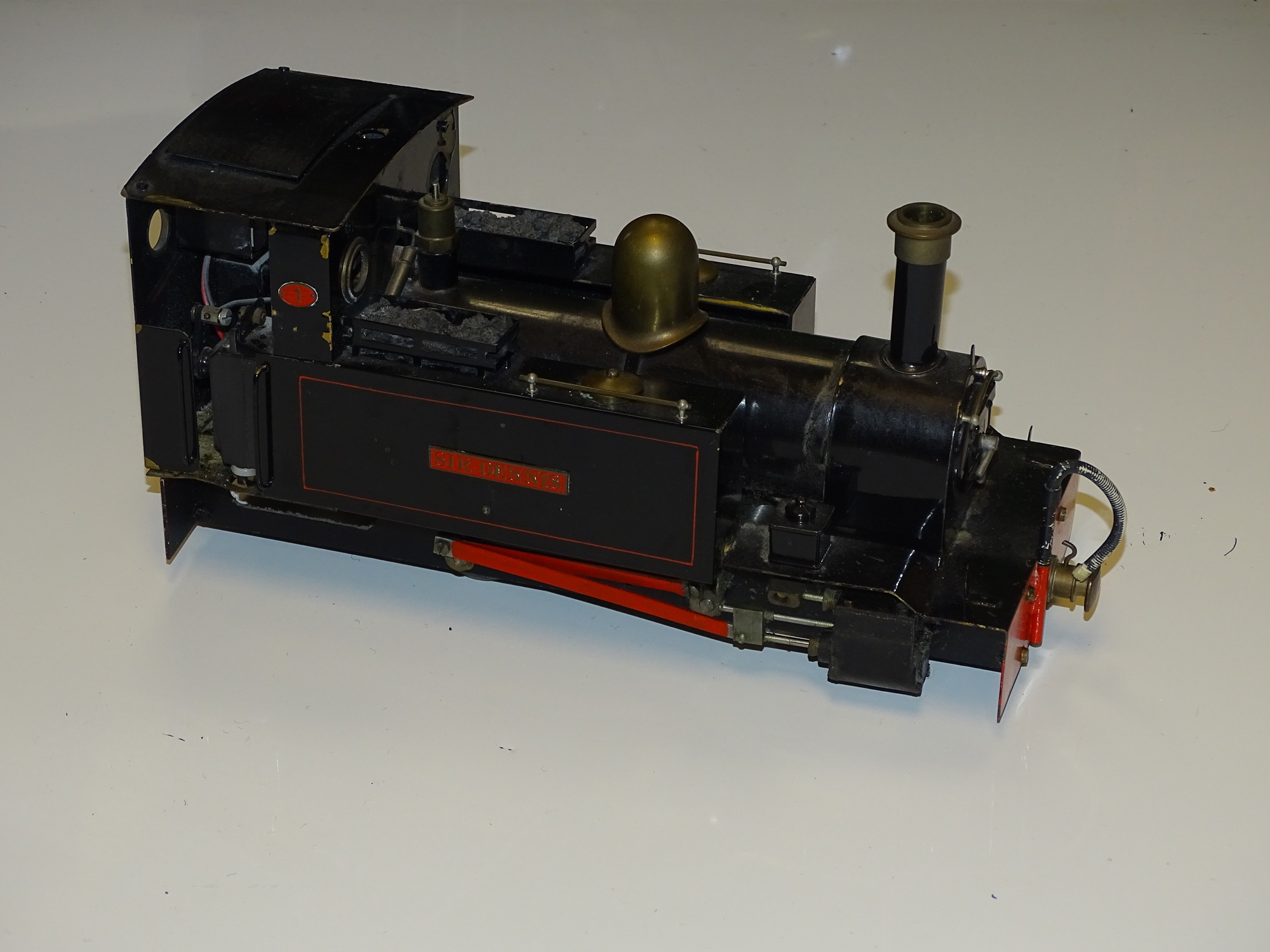 SM32/G Scale Model Railways: A ROUNDHOUSE ENGINEERING live steam 0-4-0 ...