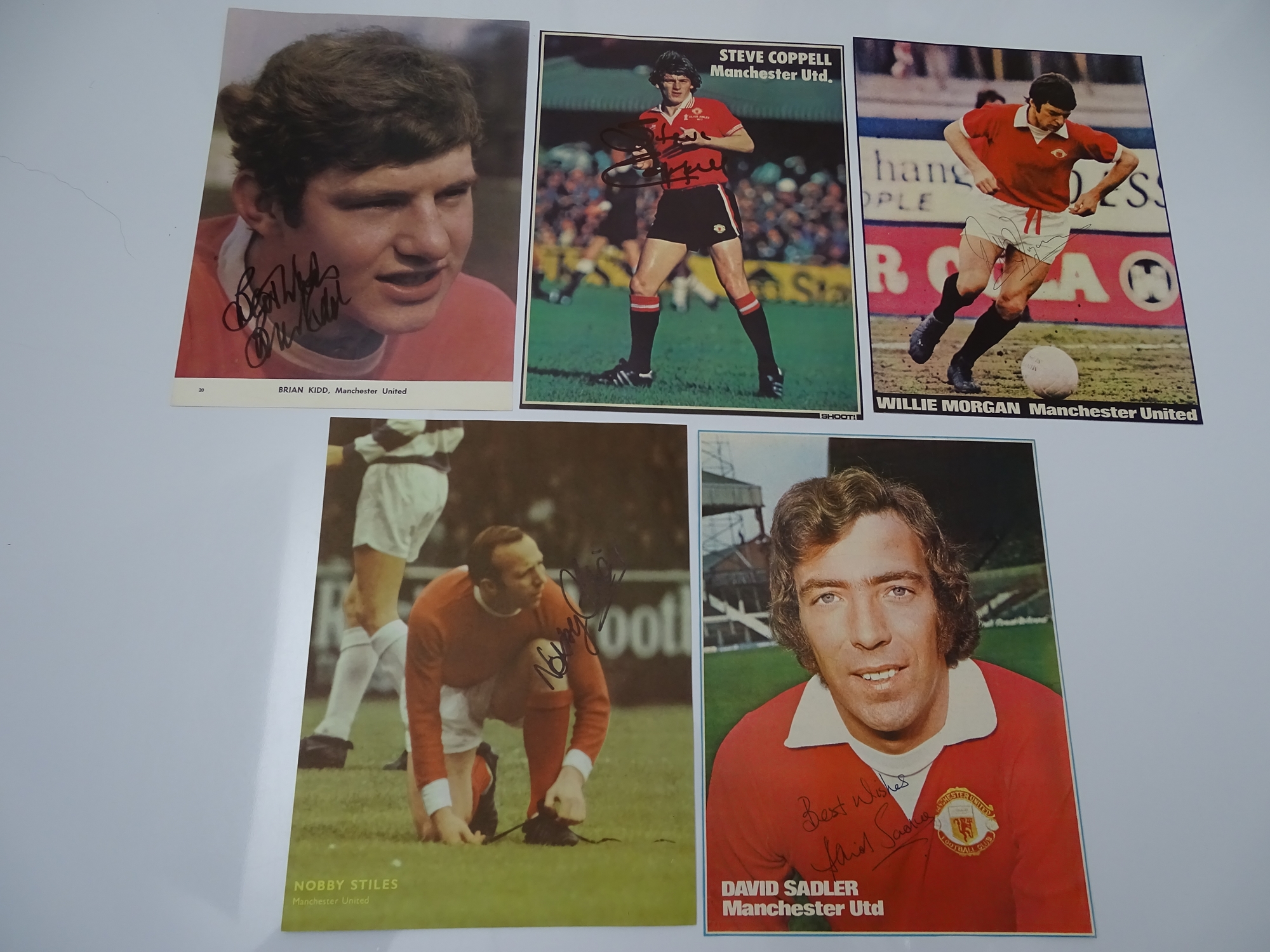AUTOGRAPHS: 1960S /1980S FOOTBALLERS - MANCHESTER UNITED FOOTBALL CLUB ...