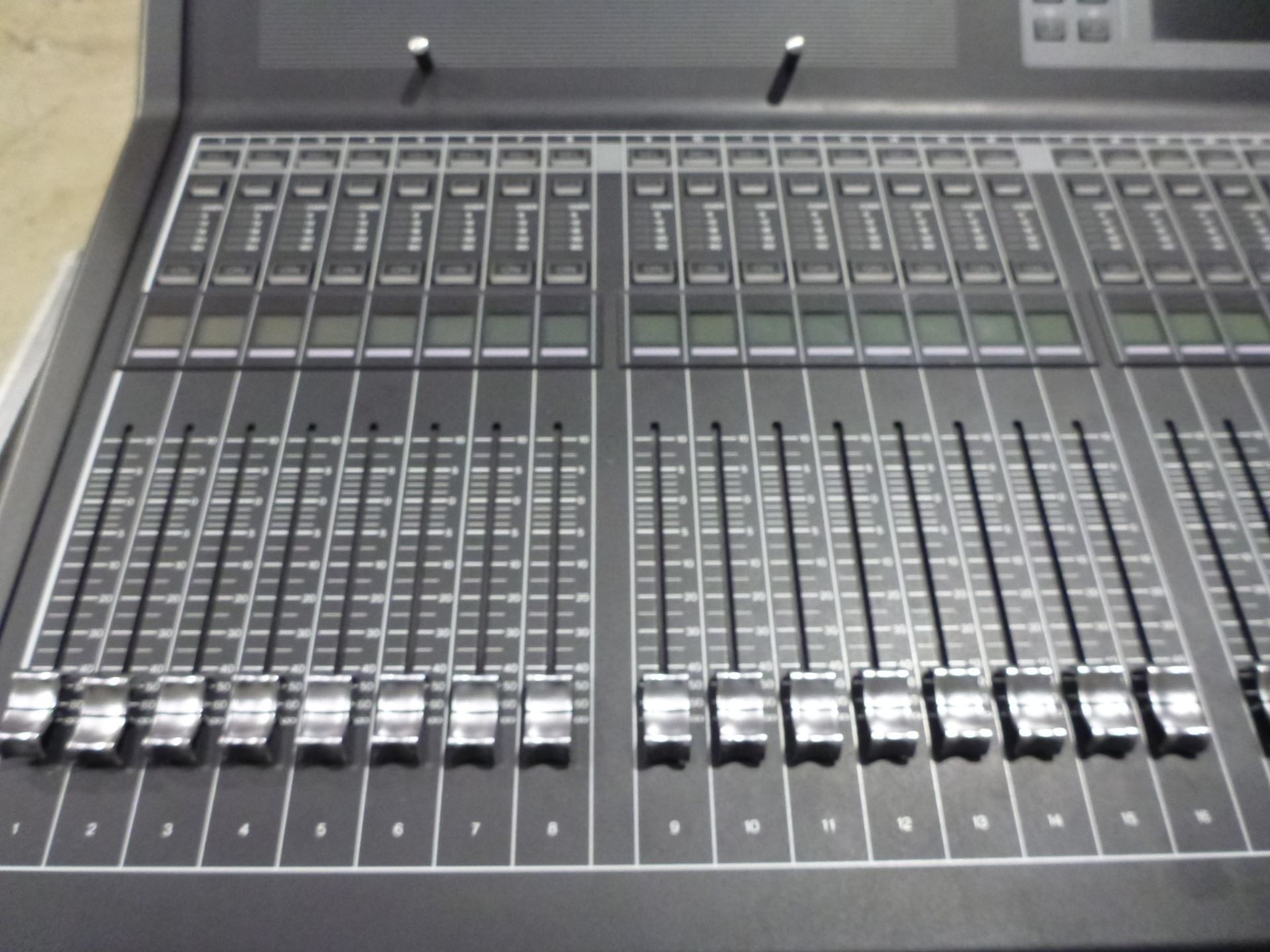 Yamaha QL5 Digital Audio Mixing Desk, S/N C121EAUZ01001, In flight case