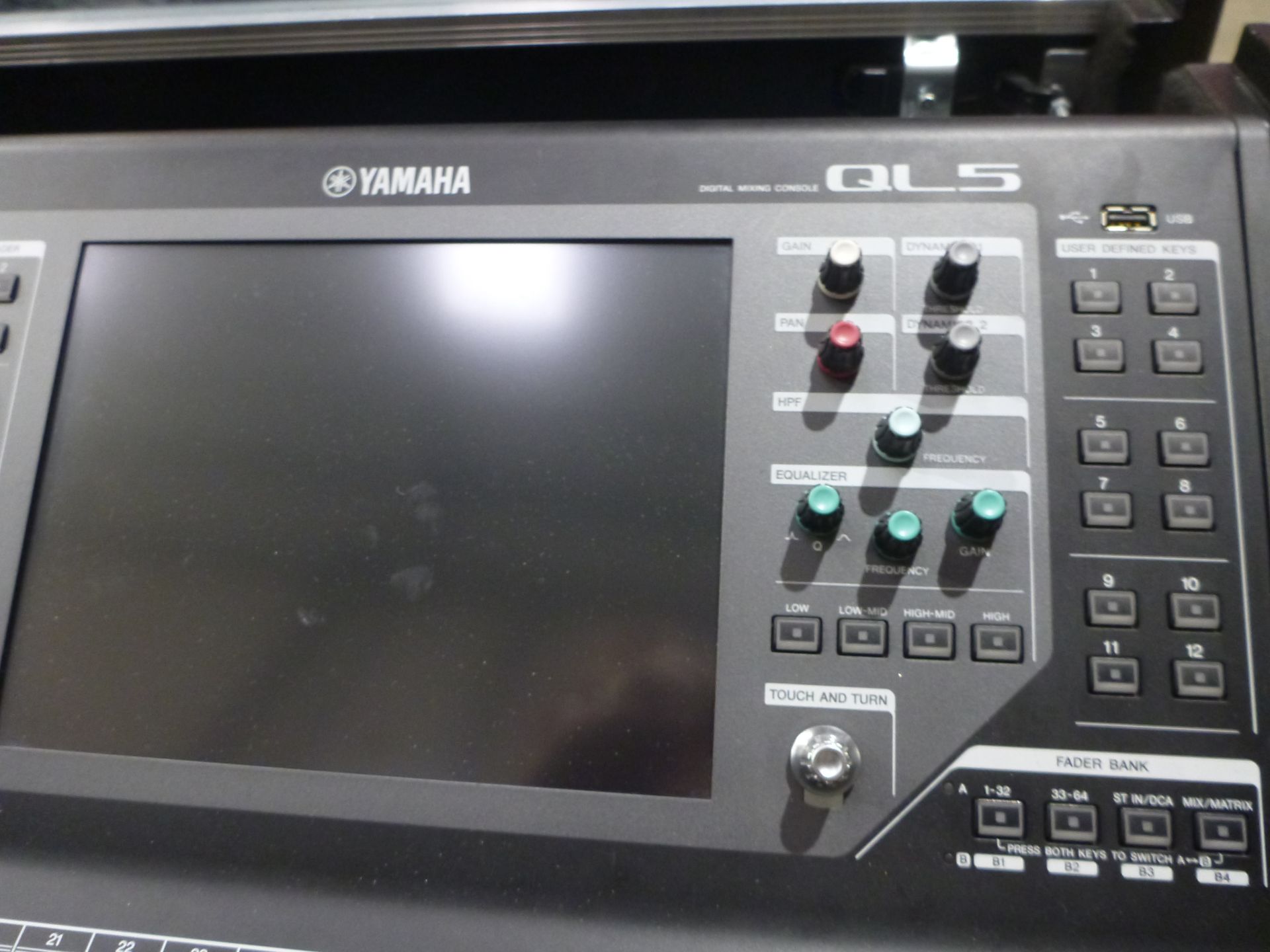 Yamaha QL5 Digital Audio Mixing Desk, S/N C121EAUZ01001, In flight case