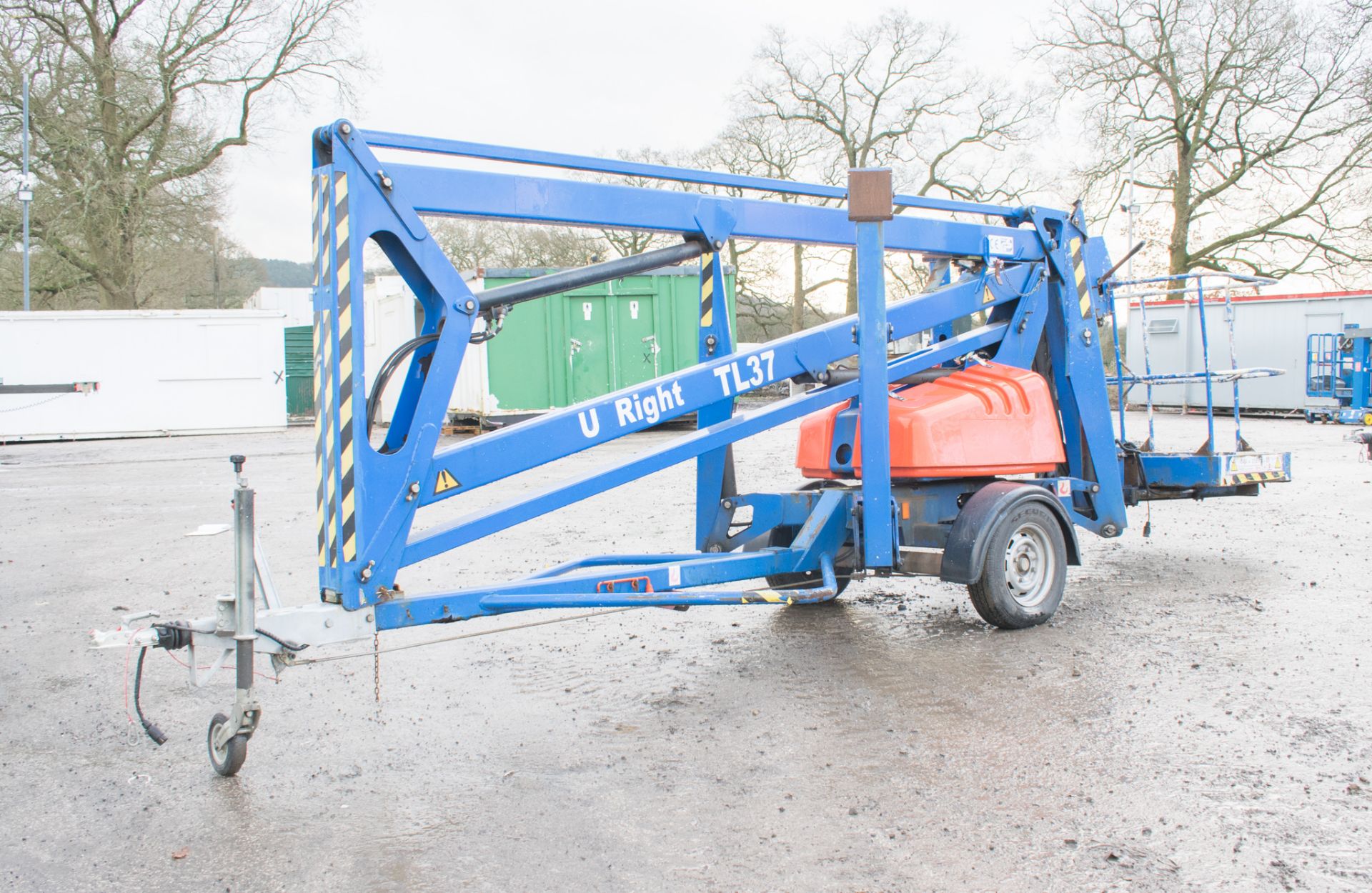 Upright TL37 battery electric fast tow articulated boom lift access ...
