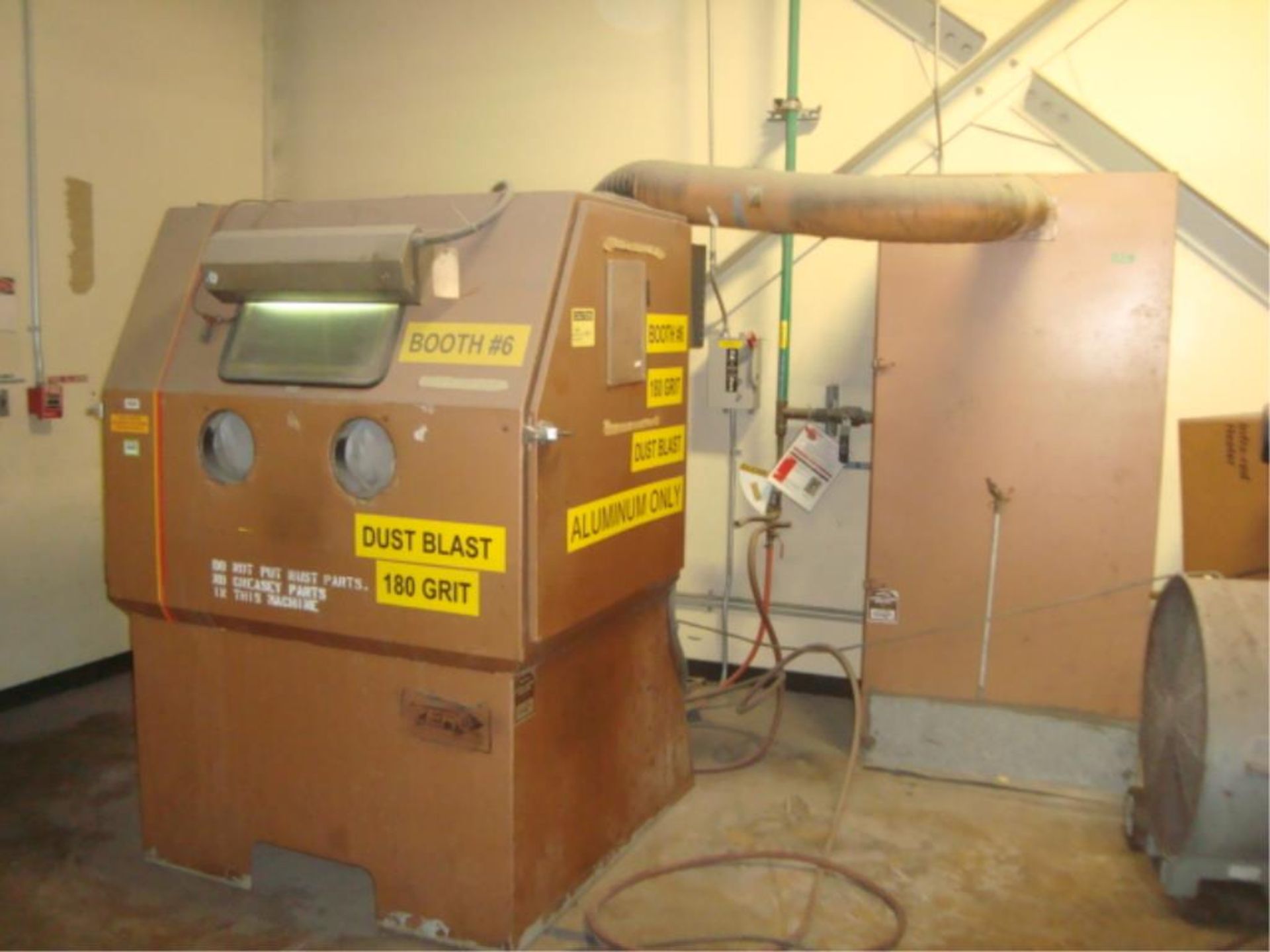 Clemco- Zero Products Aerolyte Systems 220-1 900R&DF 2-Glove Sand Blast ...