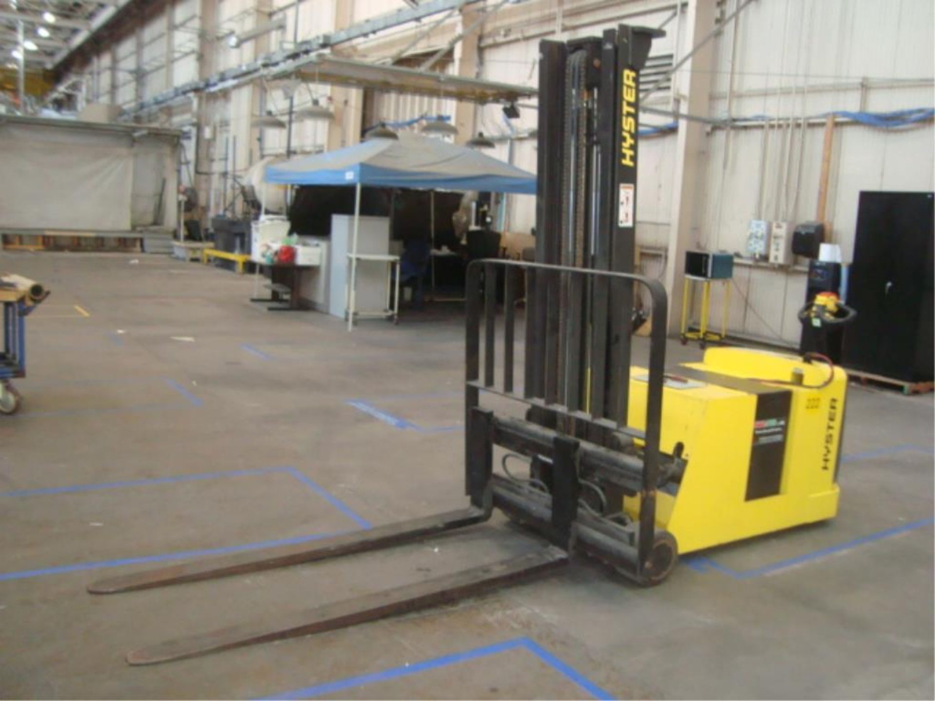 Hyster W40ZC Electric Walk Behind Forklift, 3700 lb. Max. Lift Capacity ...
