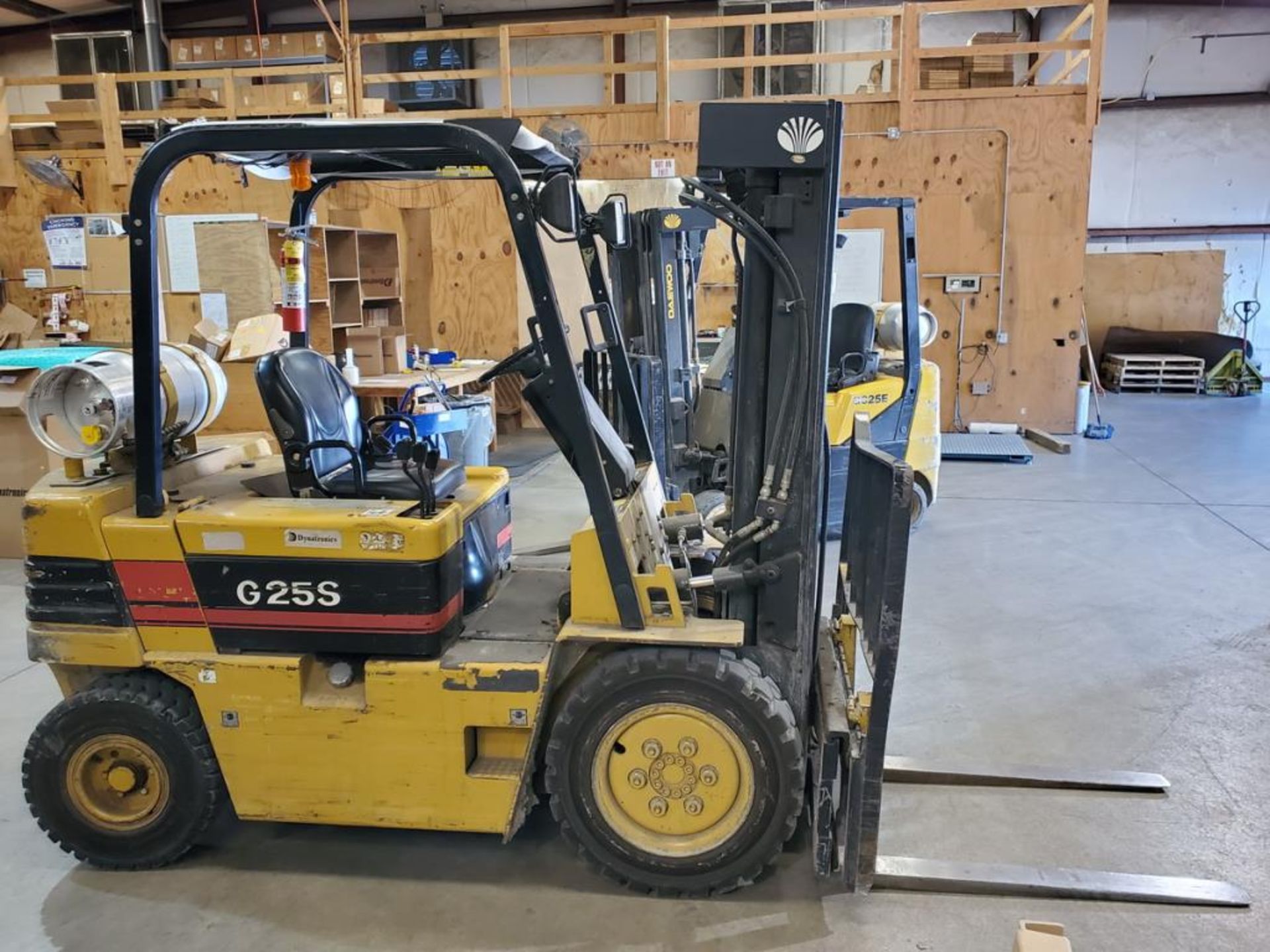 Daewoo G25S 5000 lbs. LP Forklift, SN 12-08001, HSS Attachment, 48 in ...