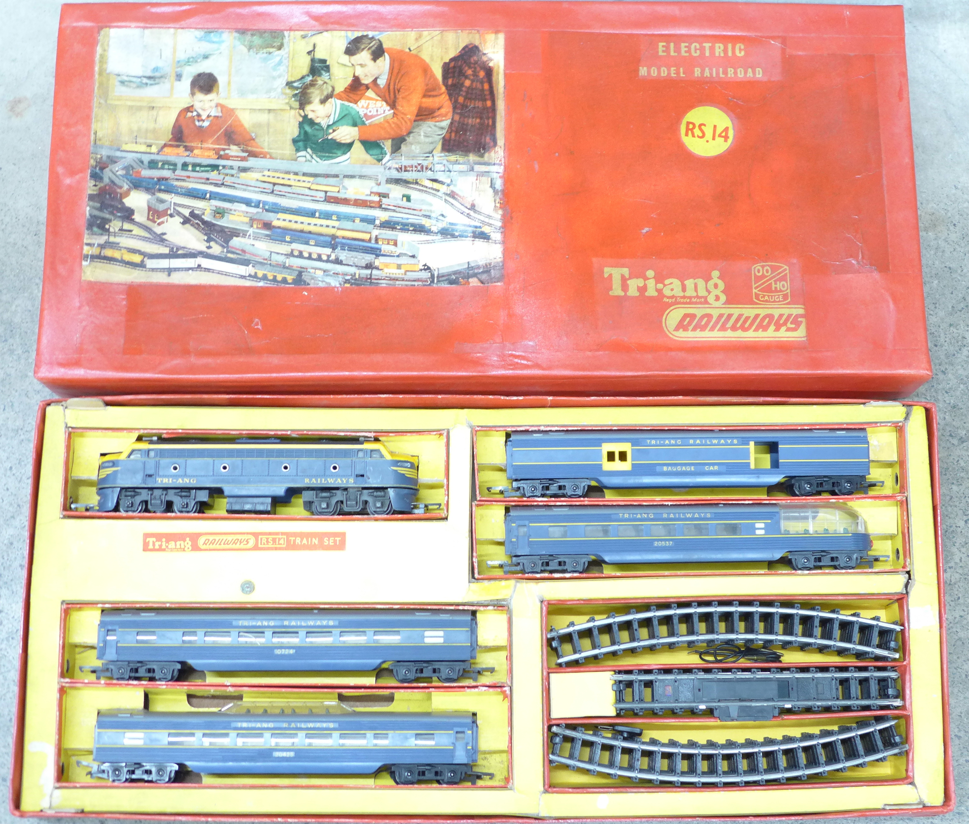 A Tri-ang OO gauge RS14 Trans-Continental train set, boxed, box a/f