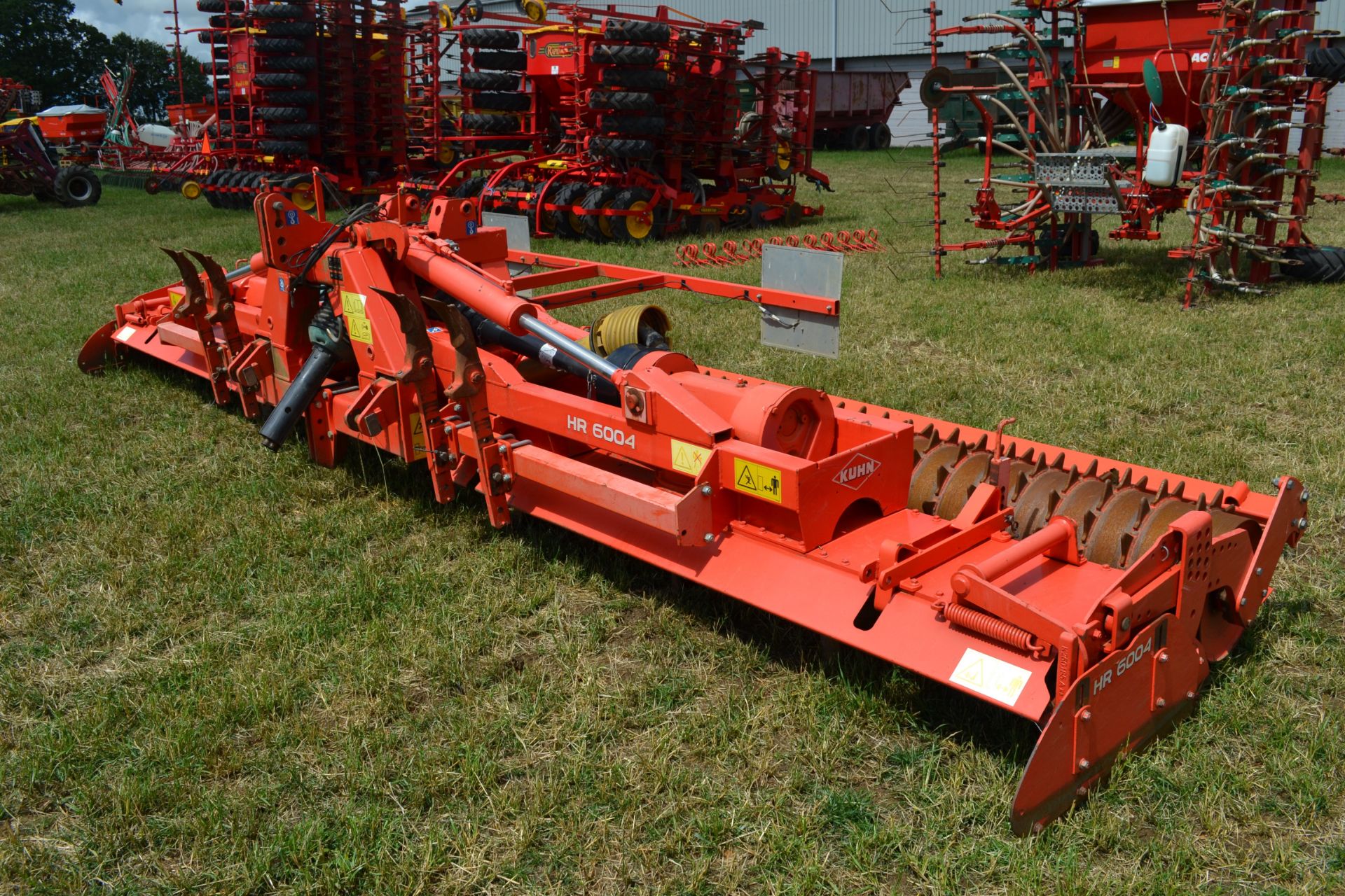 Kuhn HR6004 6m hydraulic folding power harrow. 2011. With packer, wheel ...