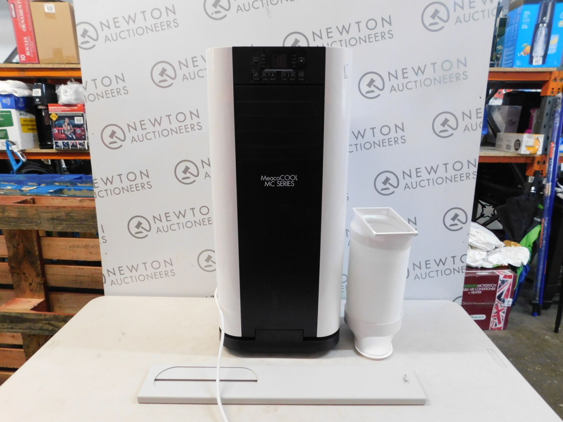 1 MEACO MC9000CH PORTABLE AIR CONDITIONER & HEATER RRP Â£349.99