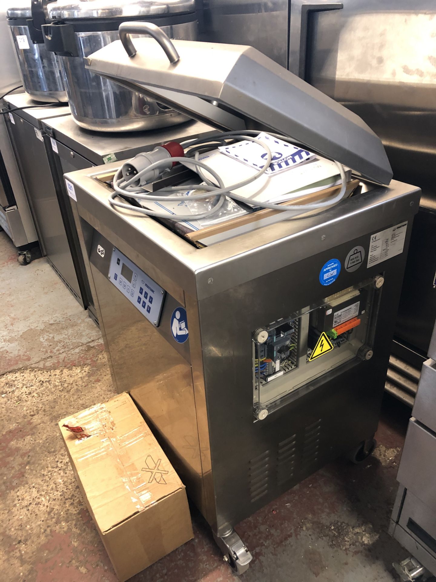 Multivac C350 Free Standing Vacuum PackerDimensions 1390(H) x 690(W) x ...