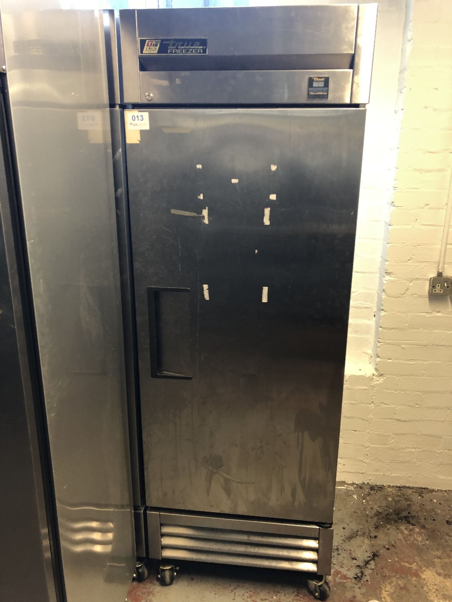 True T19FZ Upright Commercial Stainless Steel FreezerDimensions: 1995(H ...