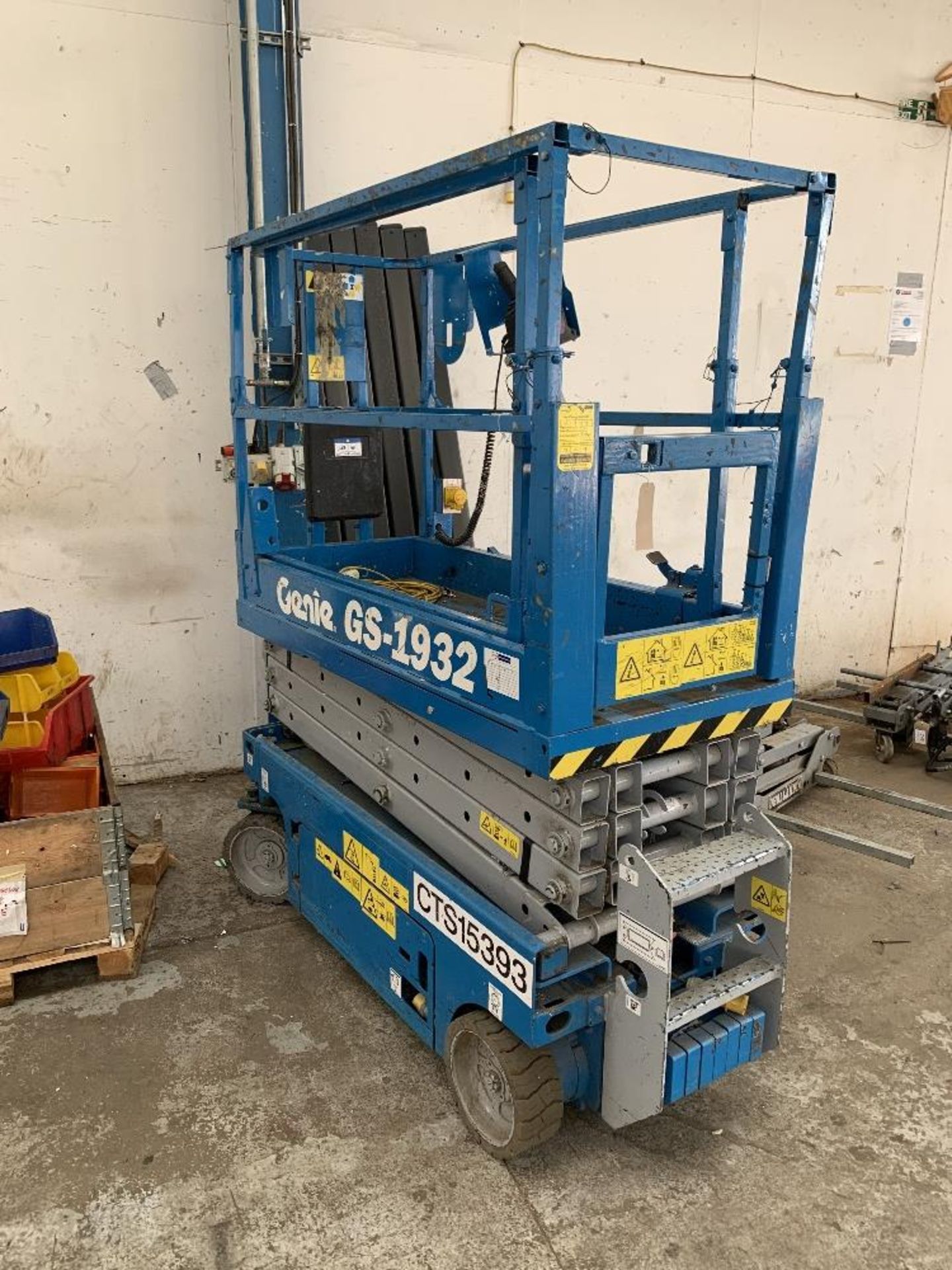 Genie GS-1932 electric scissor liftSerial No. GS3006A-80090 (CTS15393)