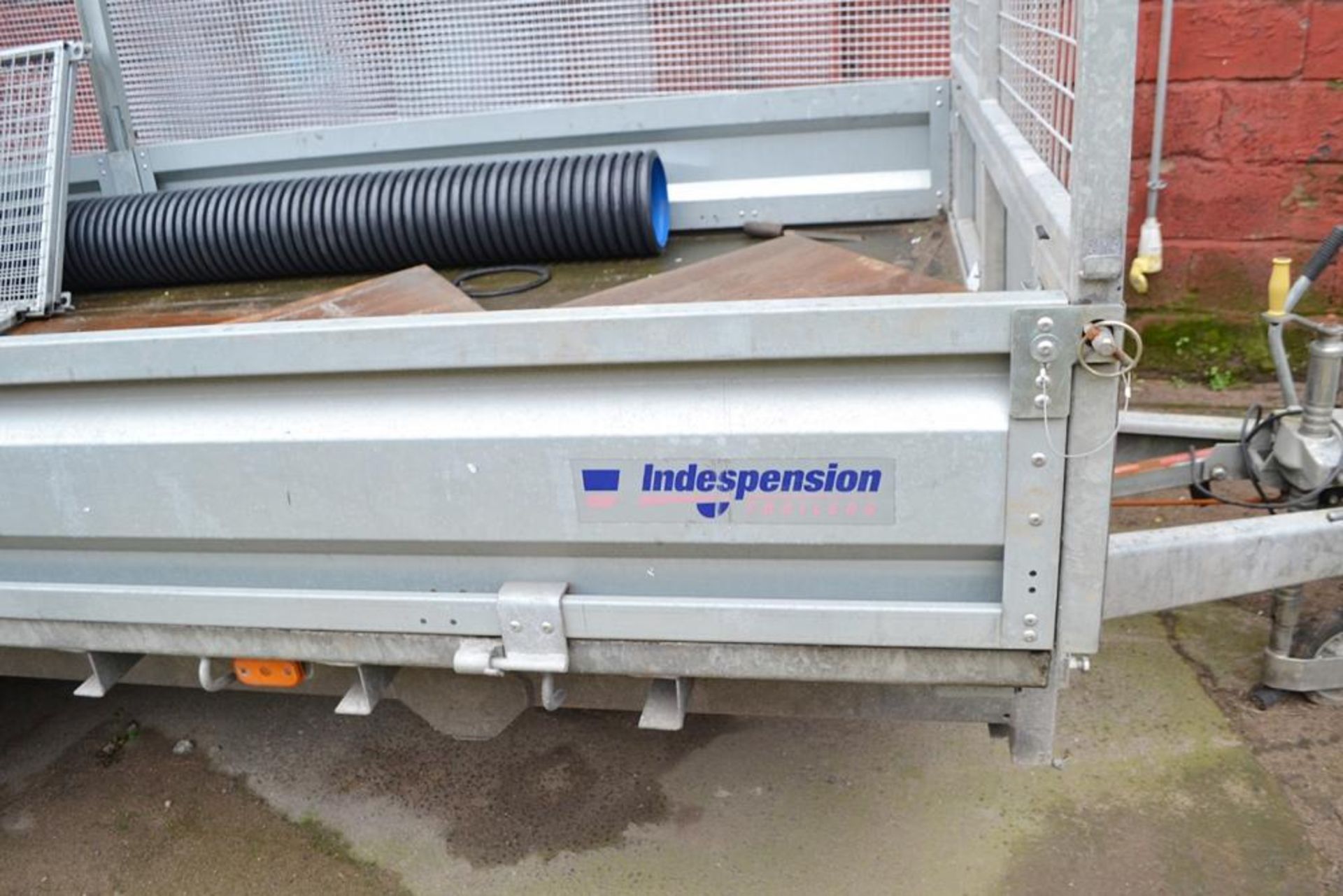 1 x Challenger Indespension 16ft Trailer With Triple Lock System ...
