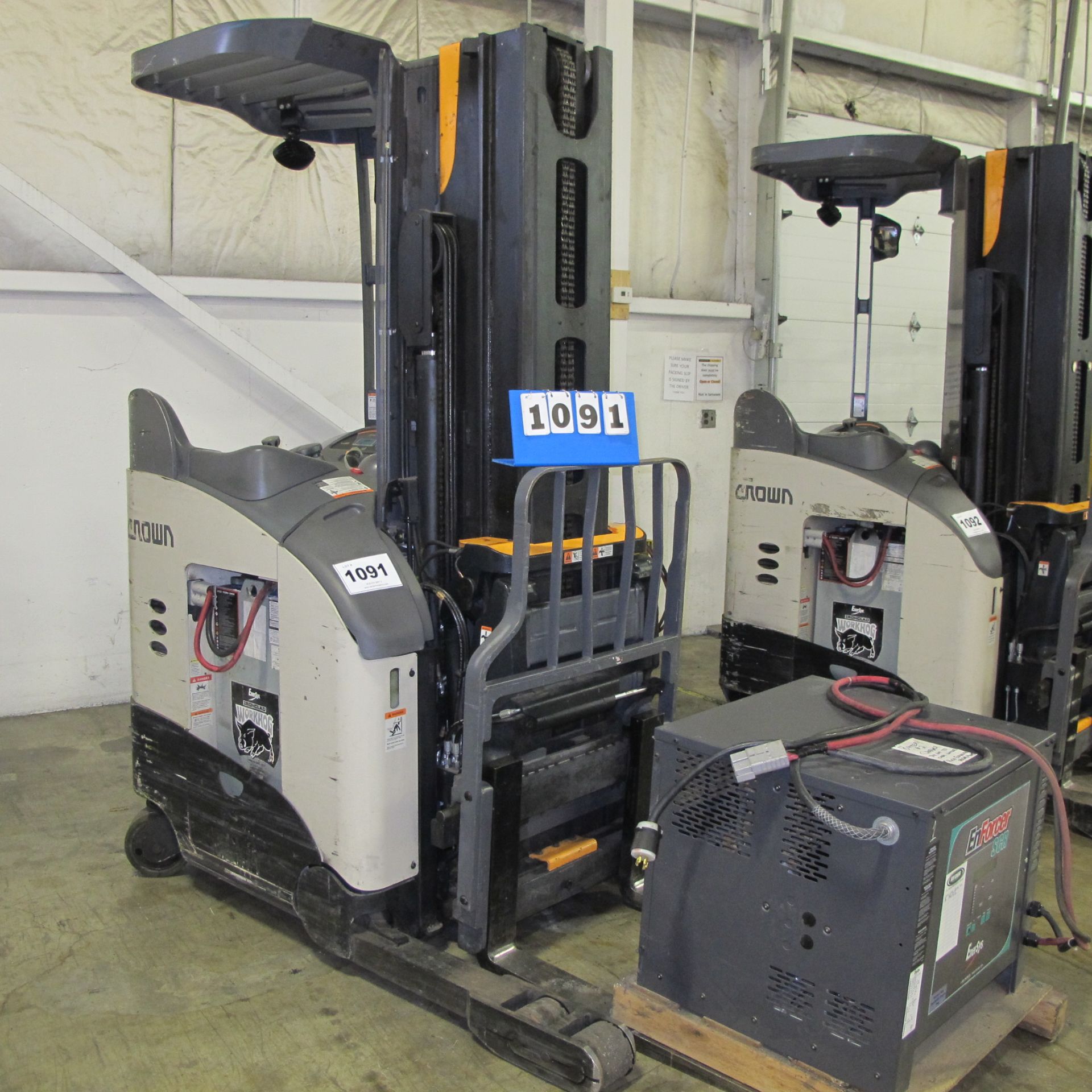 2015 CROWN ELECTRIC REACH TRUCK RM6025-45TT, S/N: 1A445042, 4,500LB CAP ...
