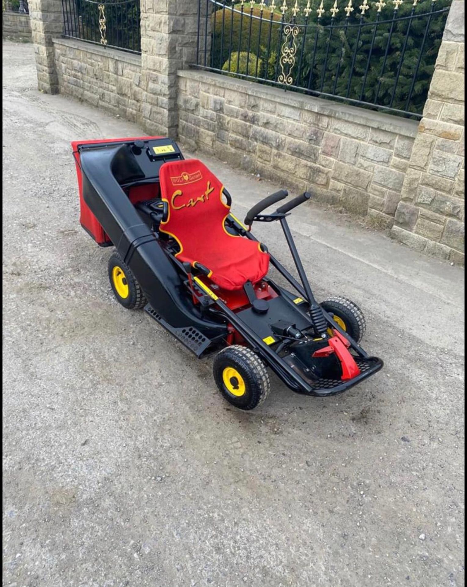 DA - WOLF GARTEN RIDE ON LAWN MOWER / BUGGY *NO VAT* RUNS AND WORKS ...