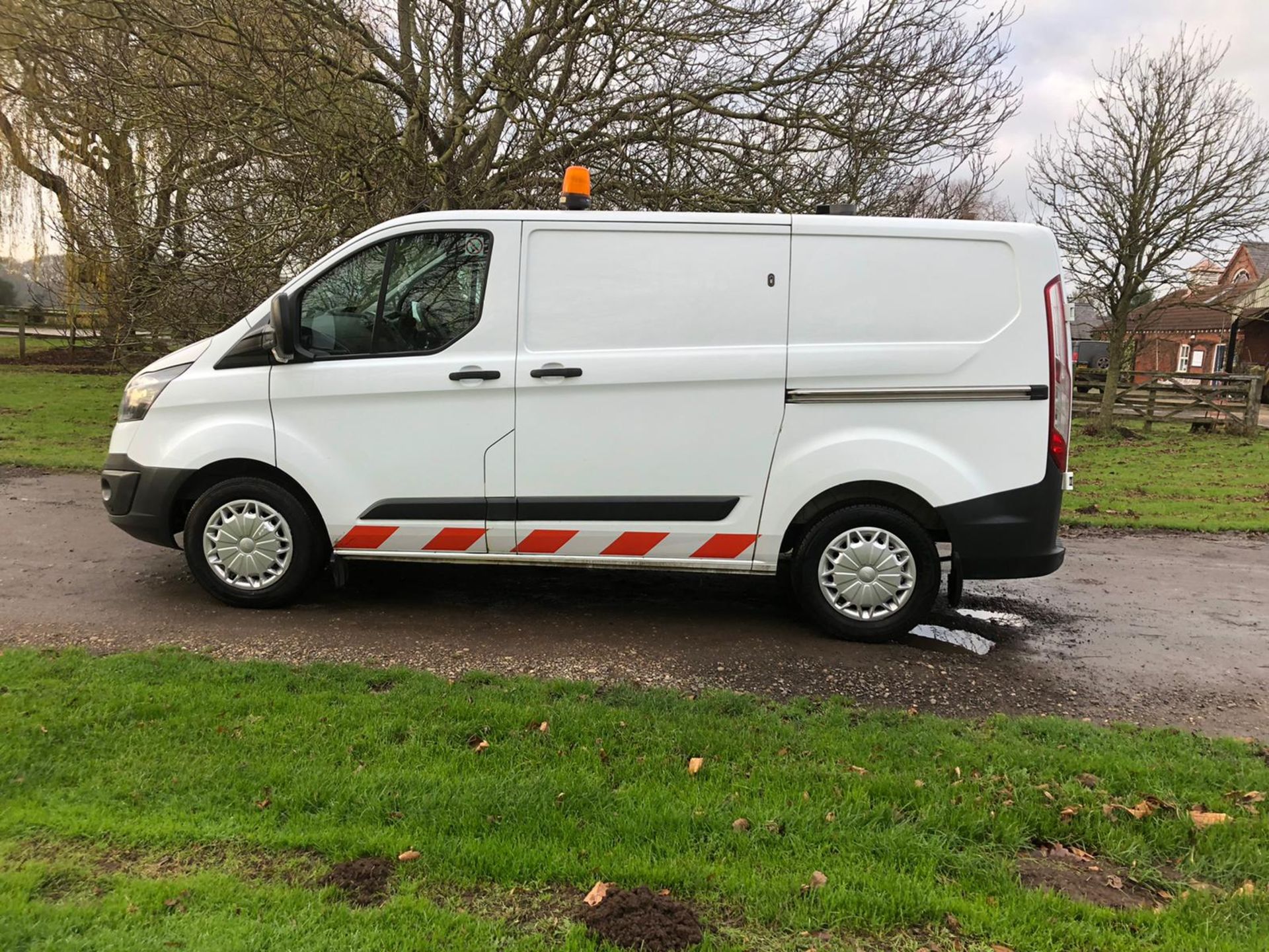 2014/14 REG FORD TRANSIT CUSTOM 290 ECO-TECH 2.2 DIESEL PANEL VAN ...