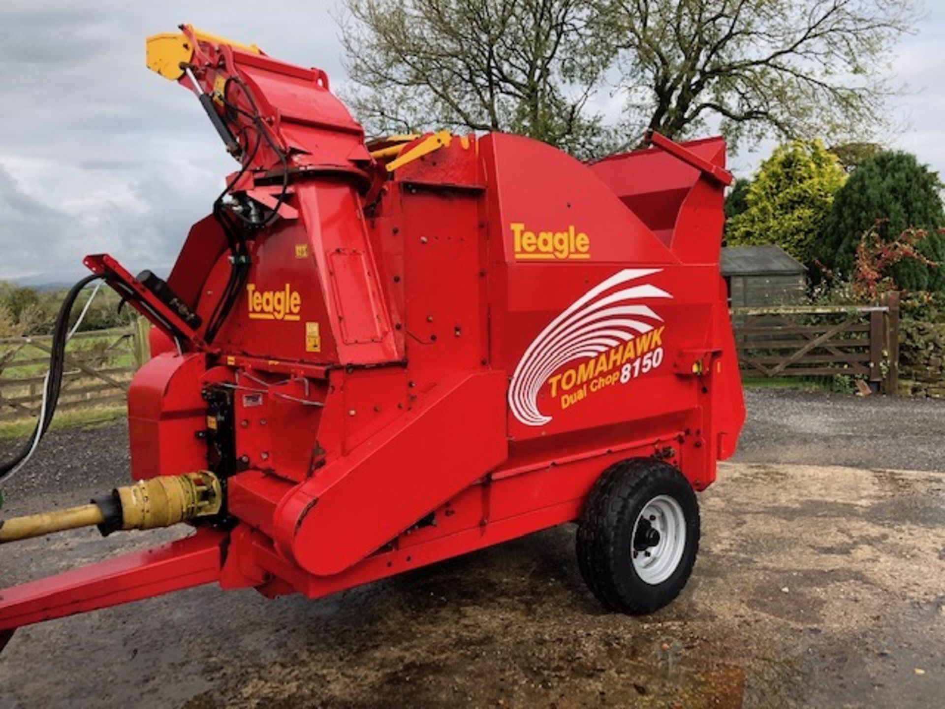 Teagle Tomahawk 8150 Dual Chop Straw Chopper 2013 Has done very little ...