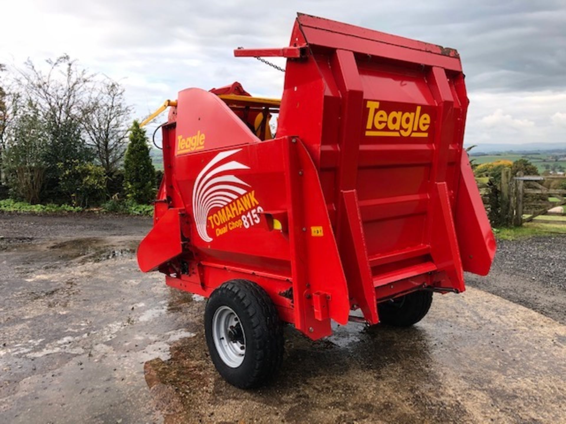 Teagle Tomahawk 8150 Dual Chop Straw Chopper 2013 Has done very little ...