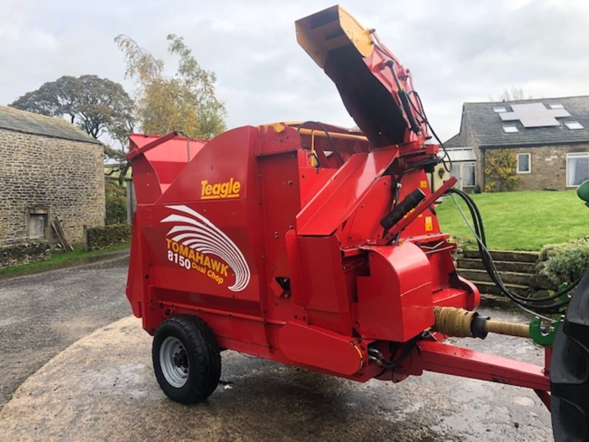 Teagle Tomahawk 8150 Dual Chop Straw Chopper 2013 Has done very little ...
