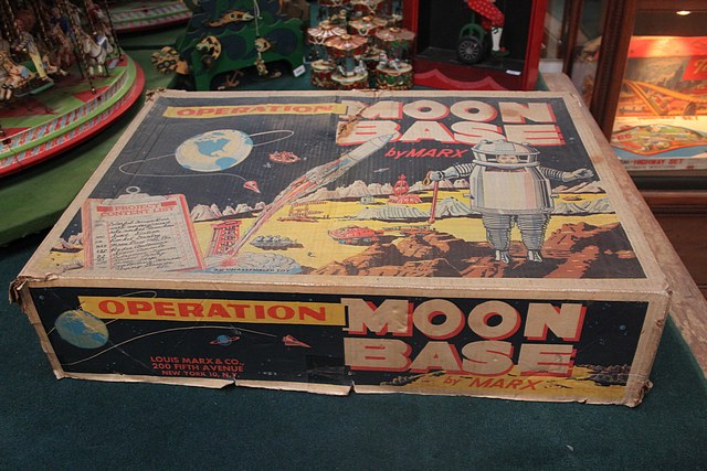 Marx toys operation moonbase complete with box (box is damaged)