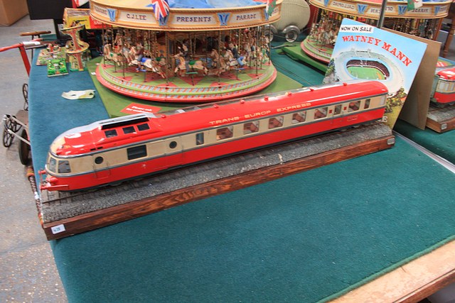 French promotional train model of a Trans Europ Express L'ile De France ...