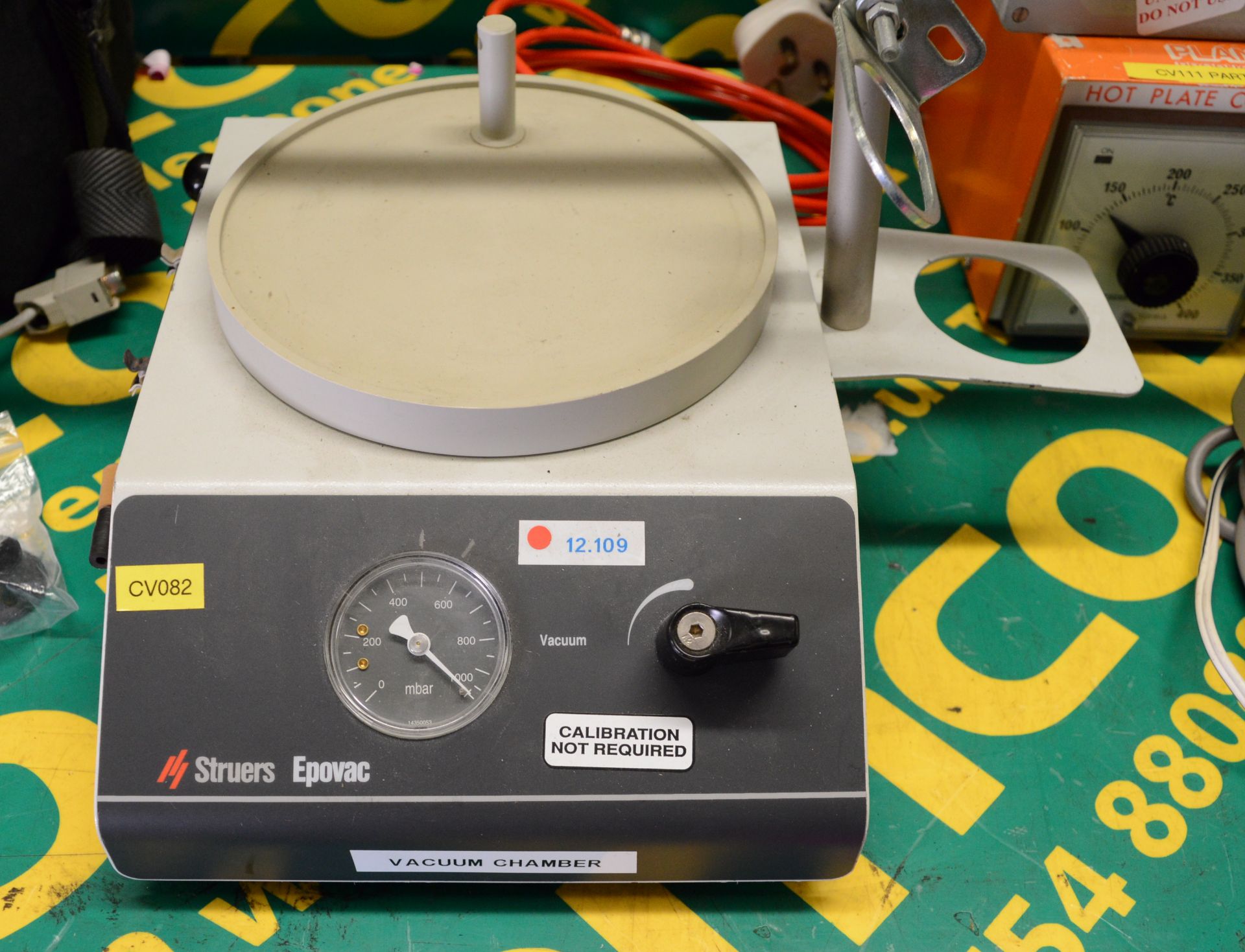 Struers Epovac Vacuum Chamber Base. Hot Plate Controller. Switch Box ...