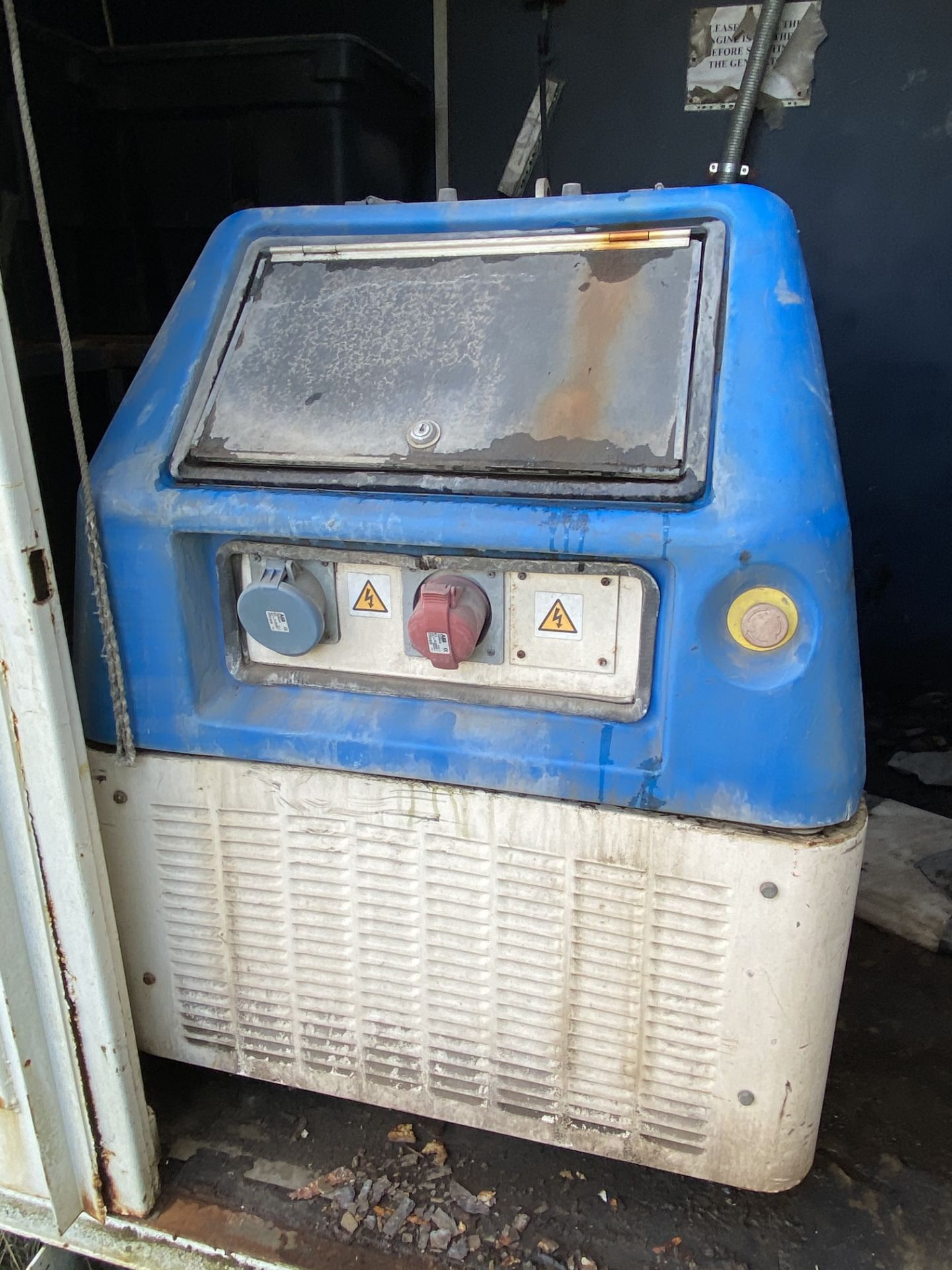 RORO PORTABLE BUILDING, with fitted Wilson P16.5P2 generator