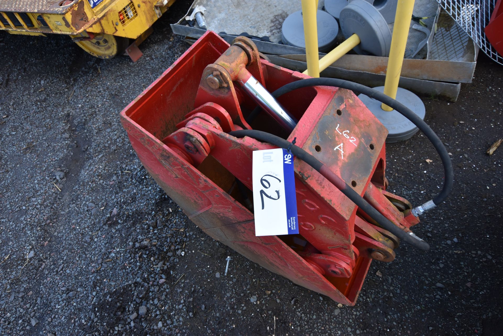 460mm wide Hydraulic Clam Shell, with excavator attachment, for 80mm ...
