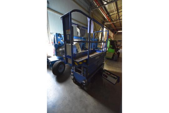 Upright MX19 SELF PROPELLED BATTERY SCISSOR LIFT MEWP, serial no. 11240 ...