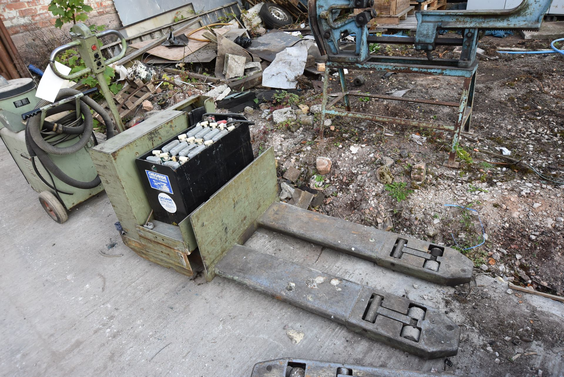Clark P 60C Powerworker 6000lb cap. Battery Electric Pedestrian ...