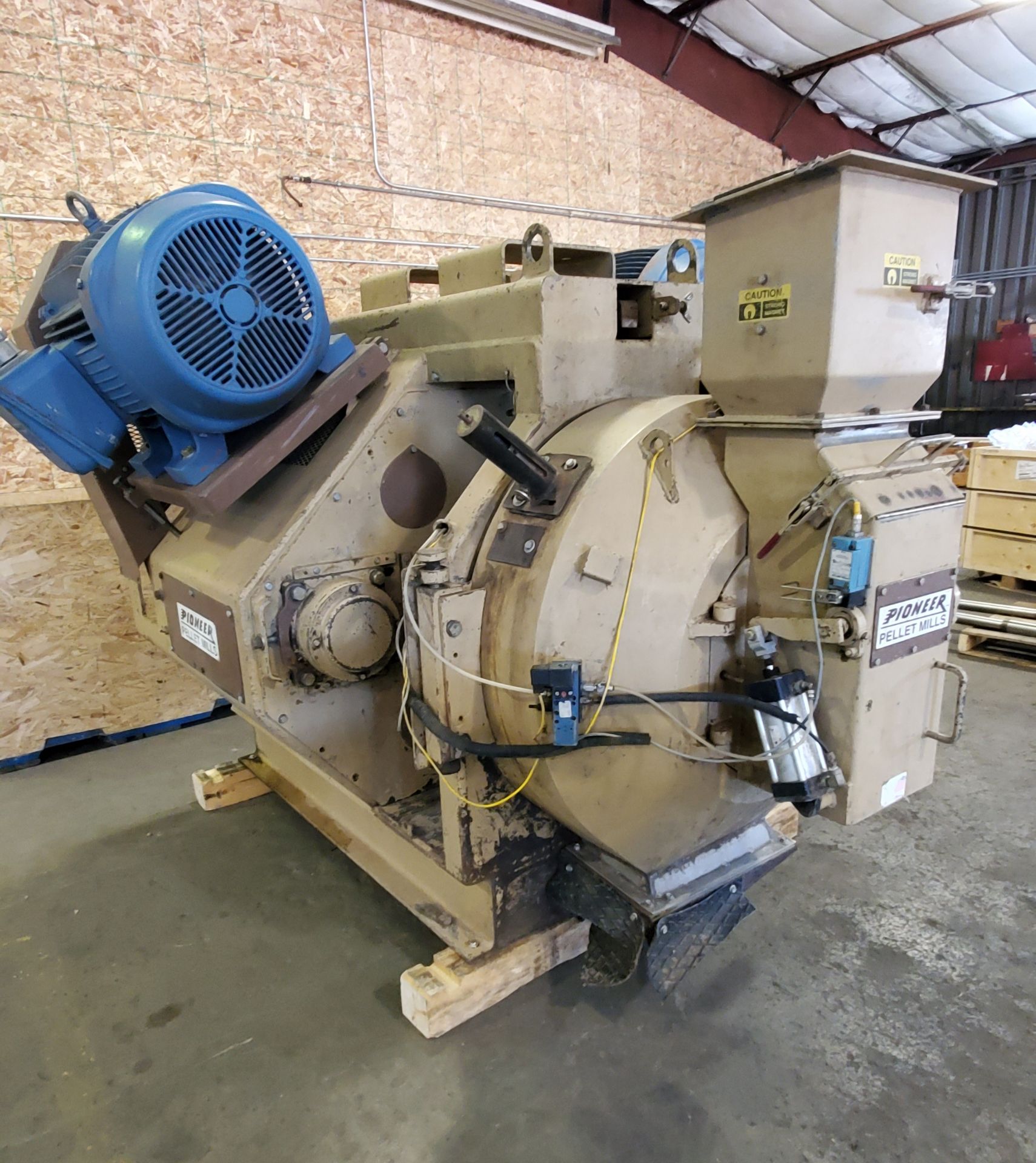 Bliss 150hp pellet mill with dual motor, last running alfalfa pellets ...