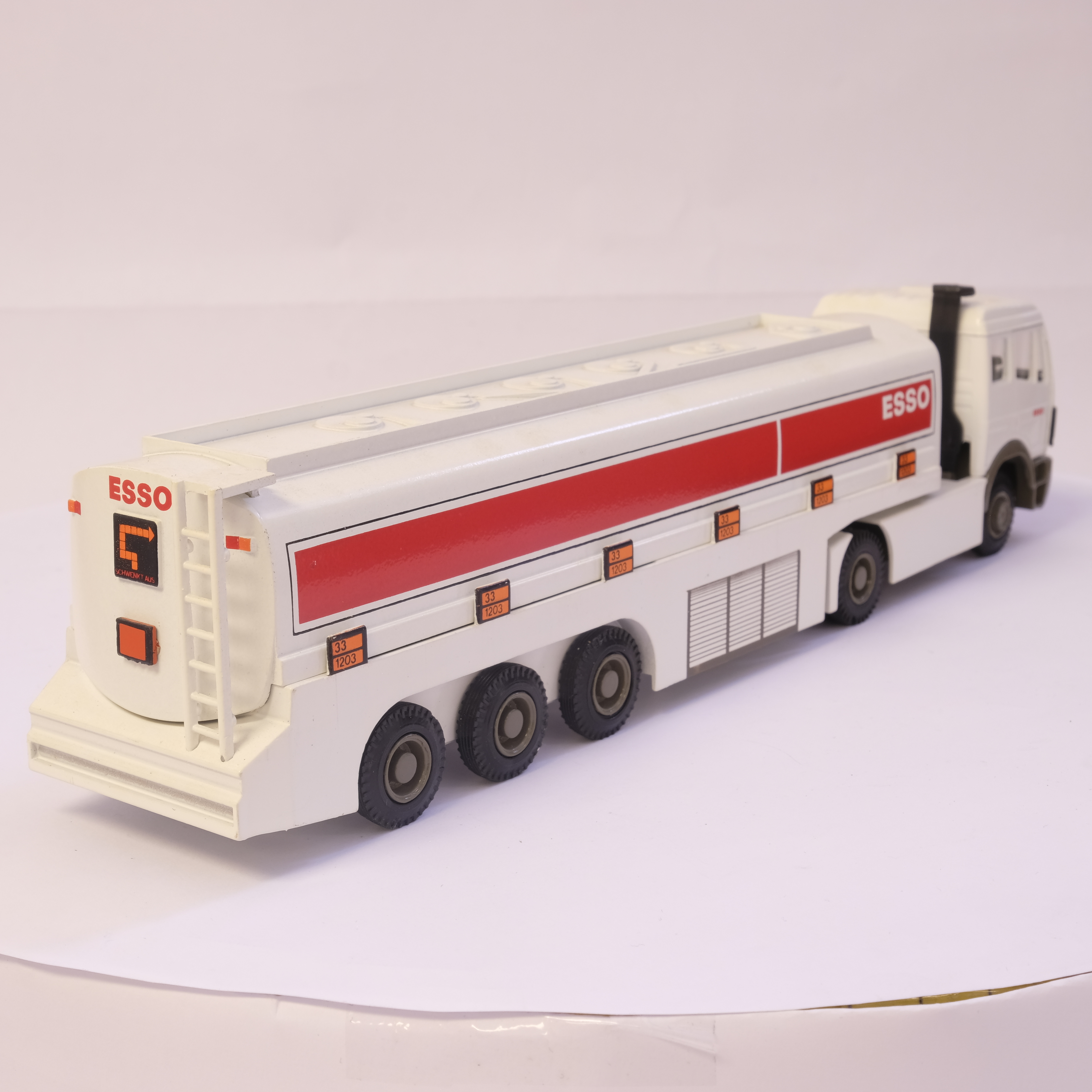Manufacturer - Lion Toys | Description - Mercedes Tanker Trailer - Esso ...