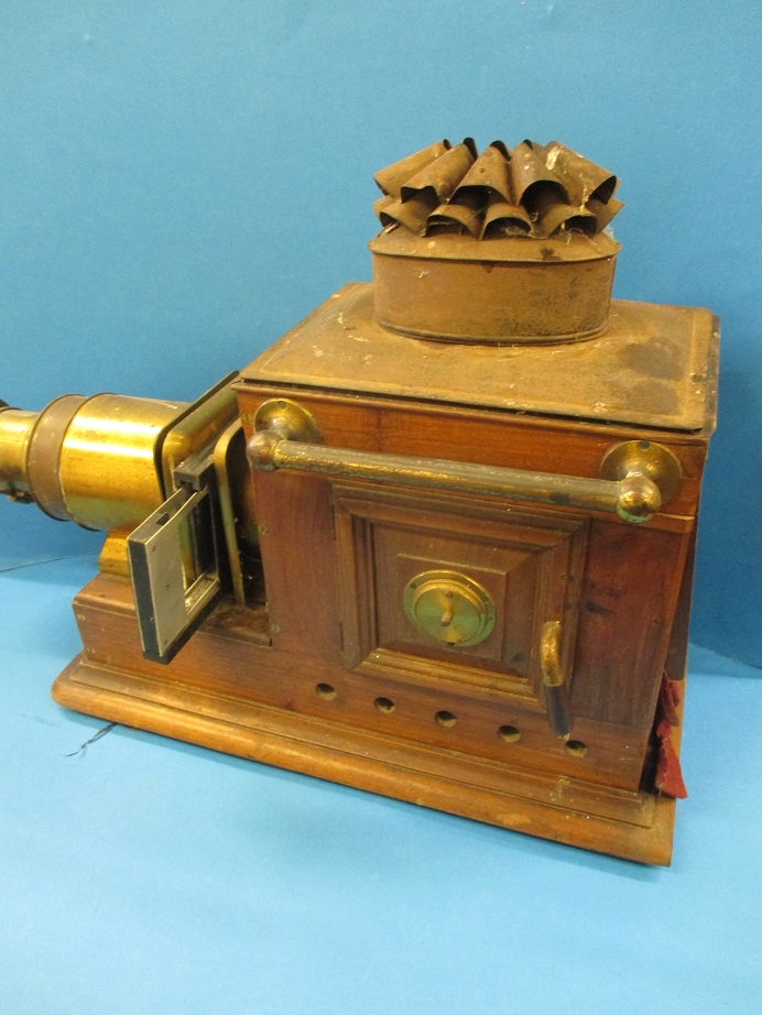 A late 19th/early 20th century Magic lantern projector