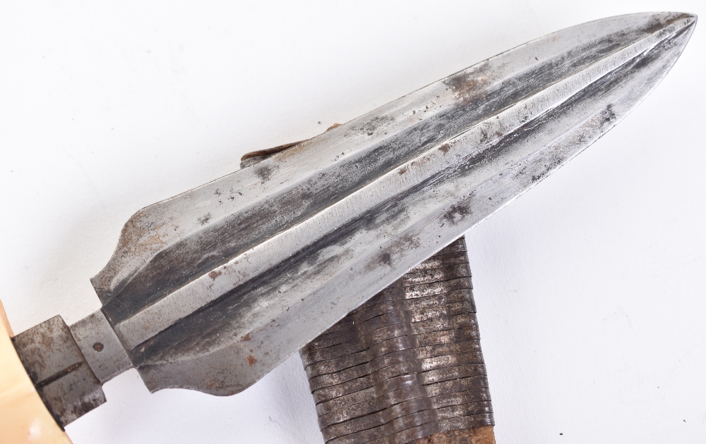 ^ Good African Abarambo or Mangbetu tribal dagger c 1900, spear shaped ...