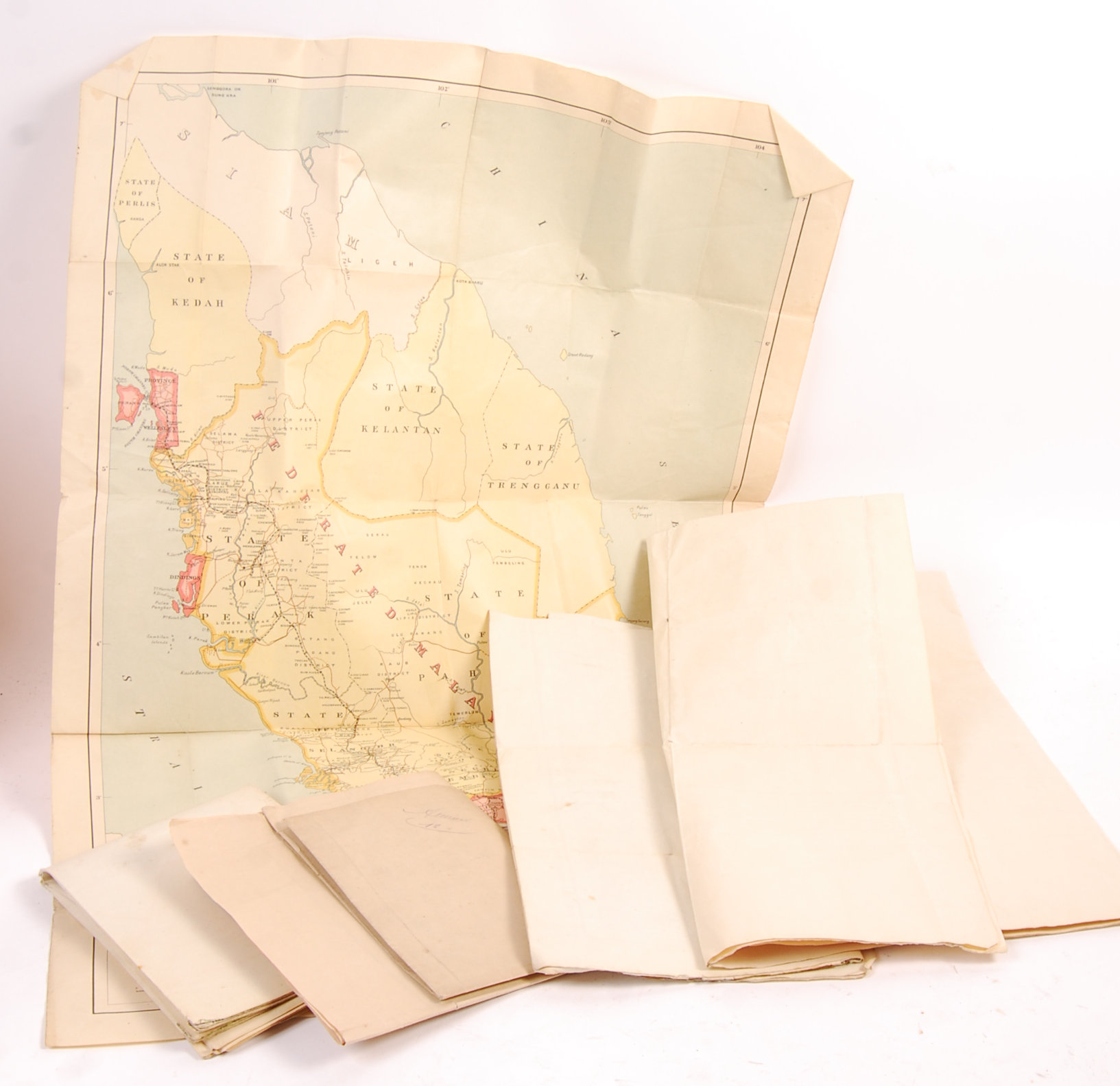 A collection of x5 original WWI First & WWII Second World War British ...