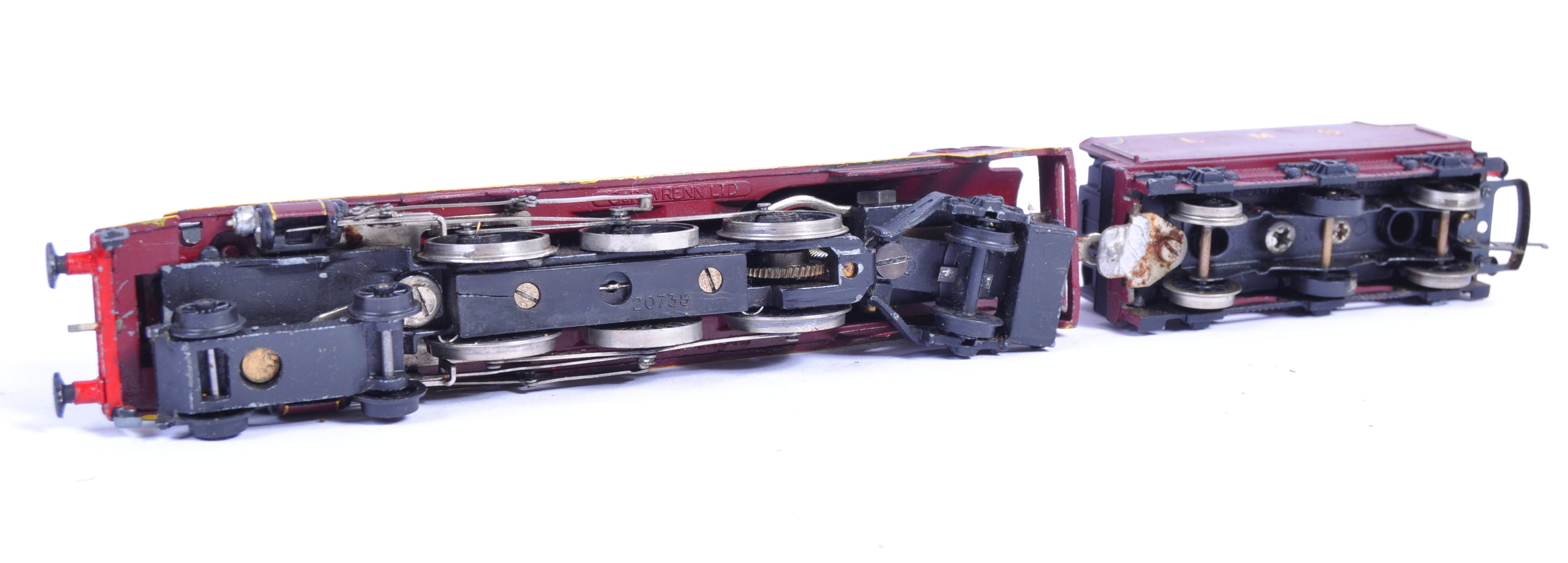 An original vintage Wrenn made 00 gauge model railway train set ...