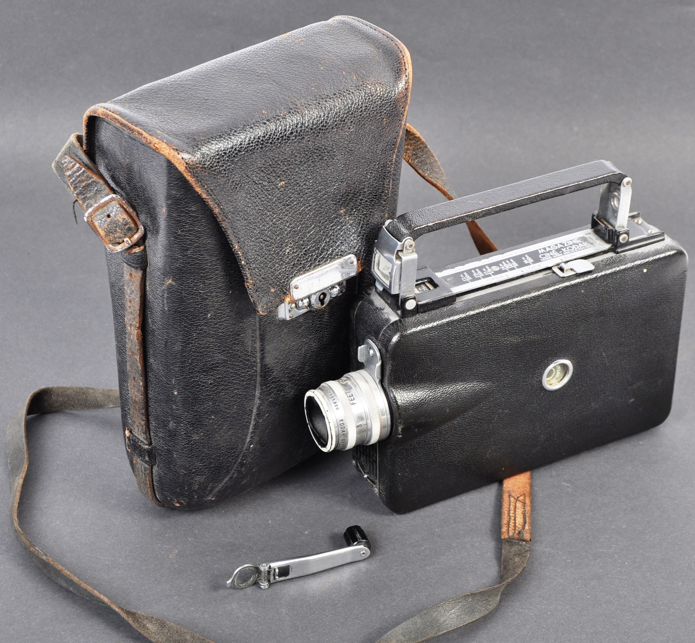 PETER WYNGARDE ESTATE - WYNGARDE'S PERSONAL CINE CAMERA - auctions ...