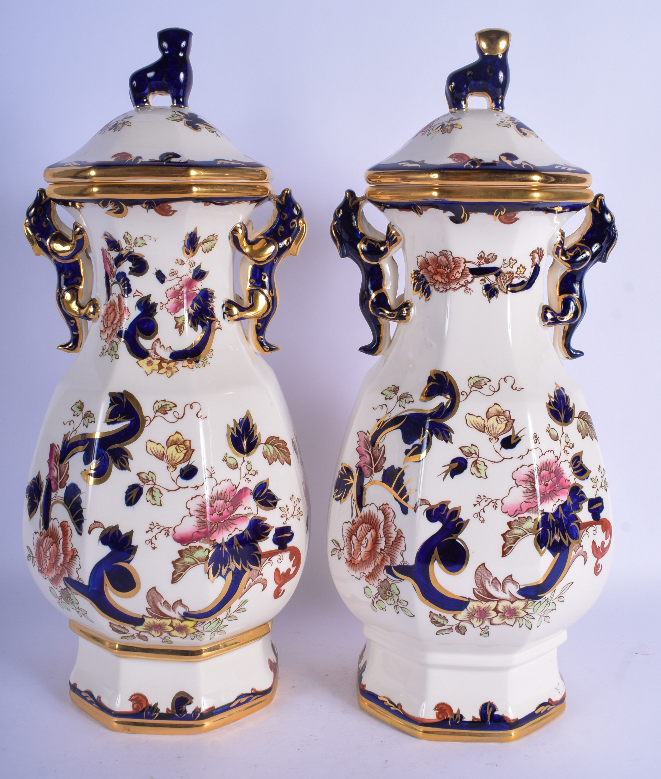 A LARGE PAIR OF MASONS BLUE MANDALAY VASES AND COVERS. 40 cm x 15 cm.
