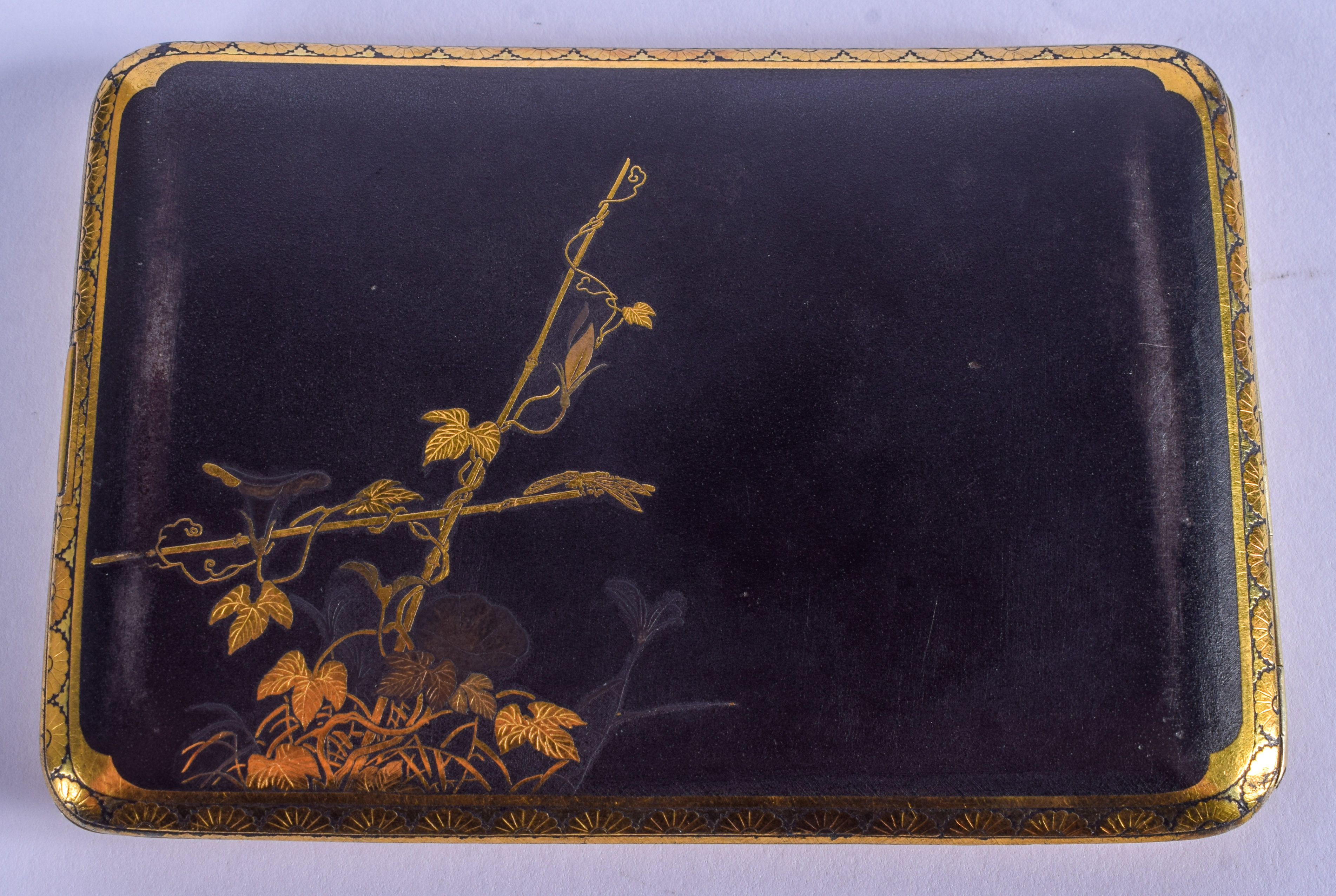 A LOVELY EARLY 20TH CENTURY JAPANESE MEIJI PERIOD KOMAI STYLE CIGARETTE ...