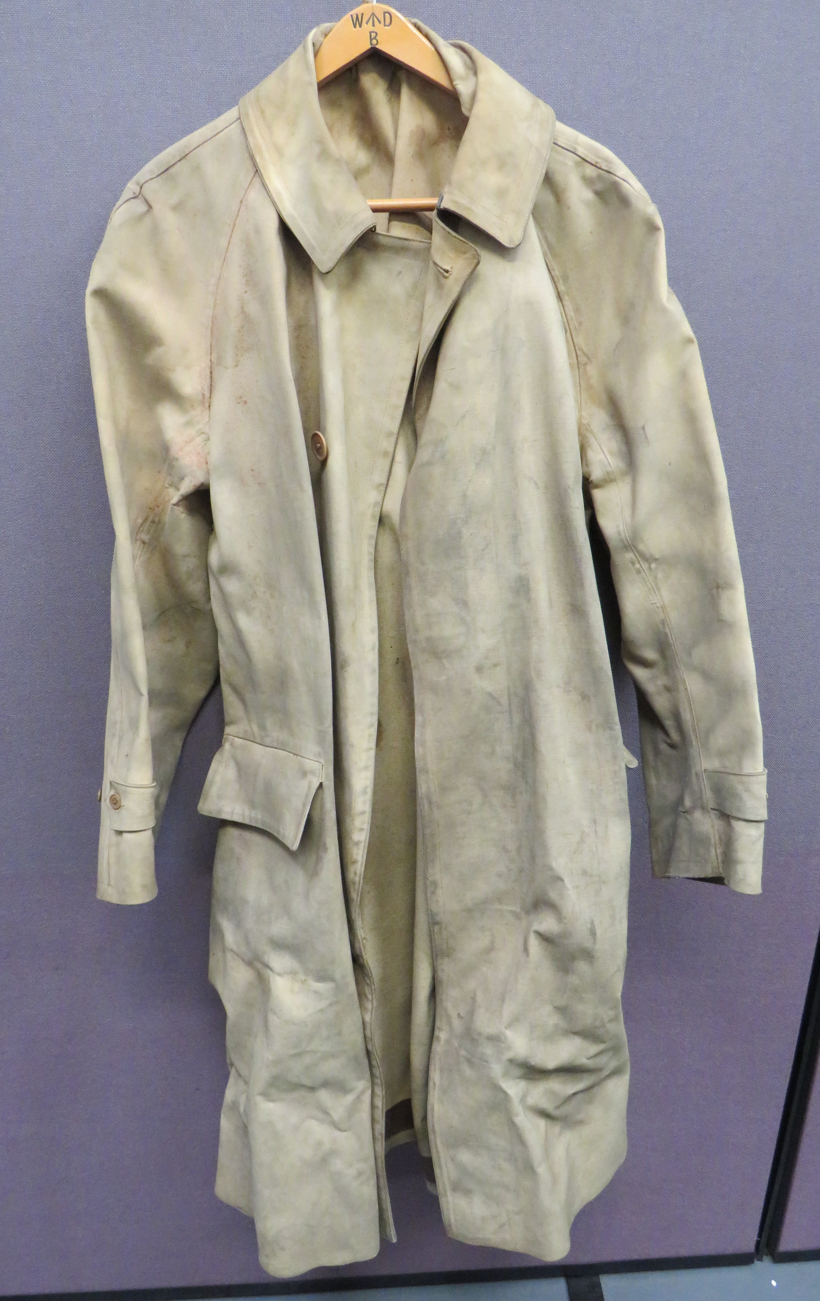 WW1/WW2 Officer’s Trench Overcoat light khaki, rubberised cotton ...