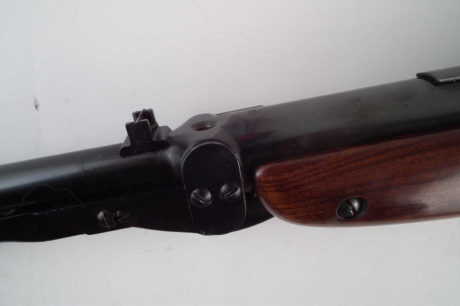 Webley MK3 .22 air rifle, serial number A6640, 109.5cm overall length ...