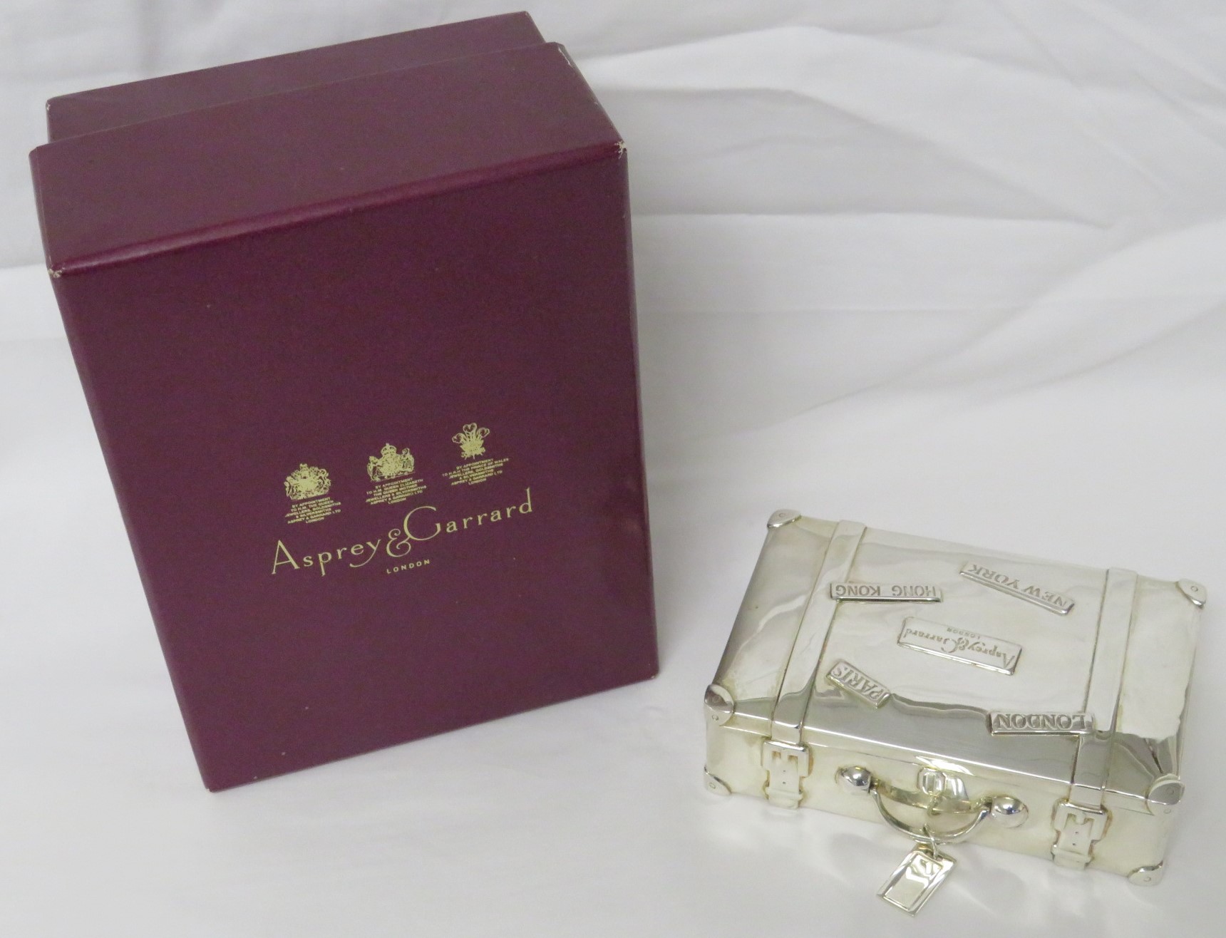 Asprey & Garrard silver trinket box modelled as a suitcase, marks for ...