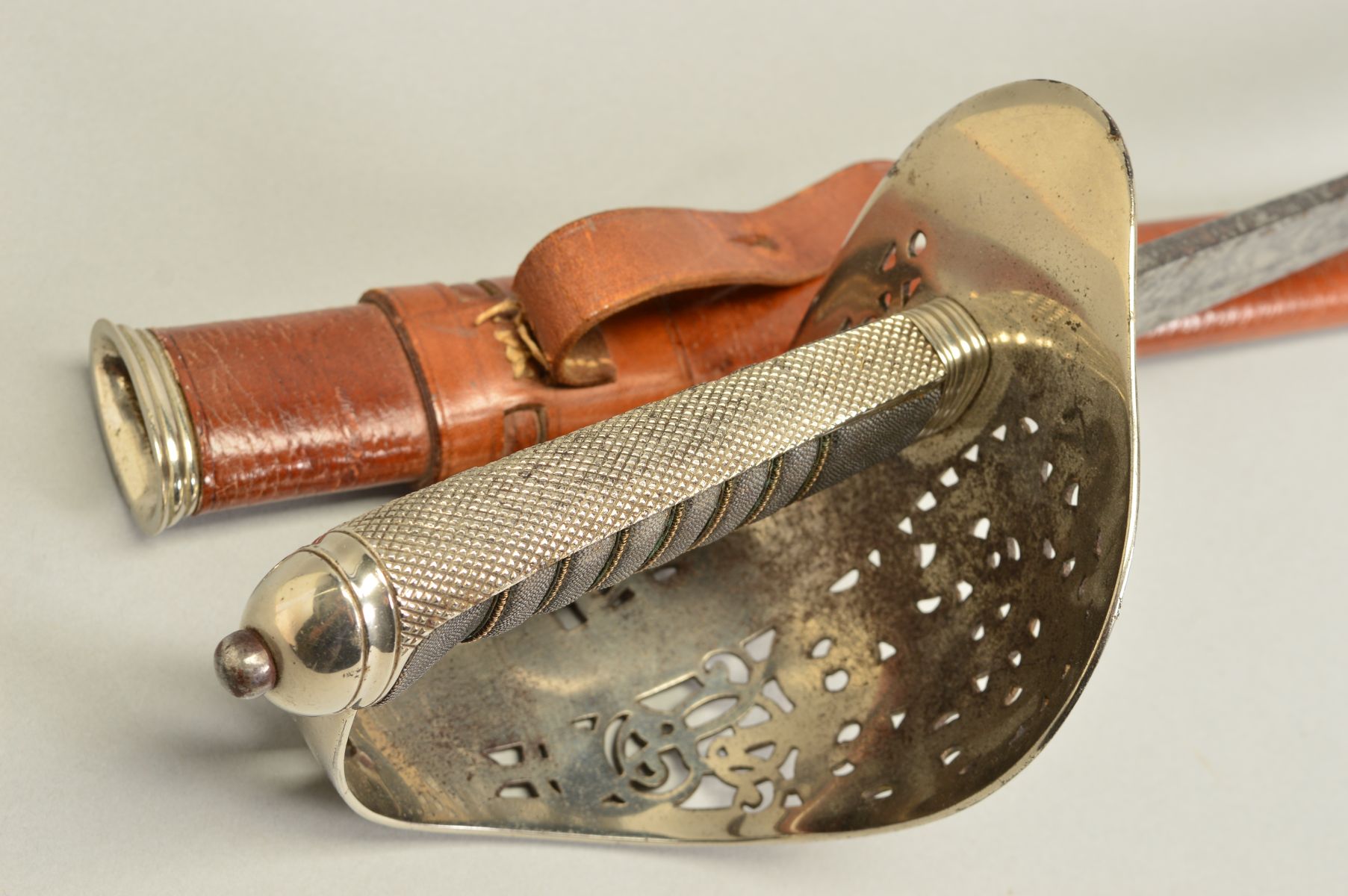 AN 1897 PATTERN ER VII CREST INFANTRY OFFICERS SWORD WITH BROWN LEATHER ...